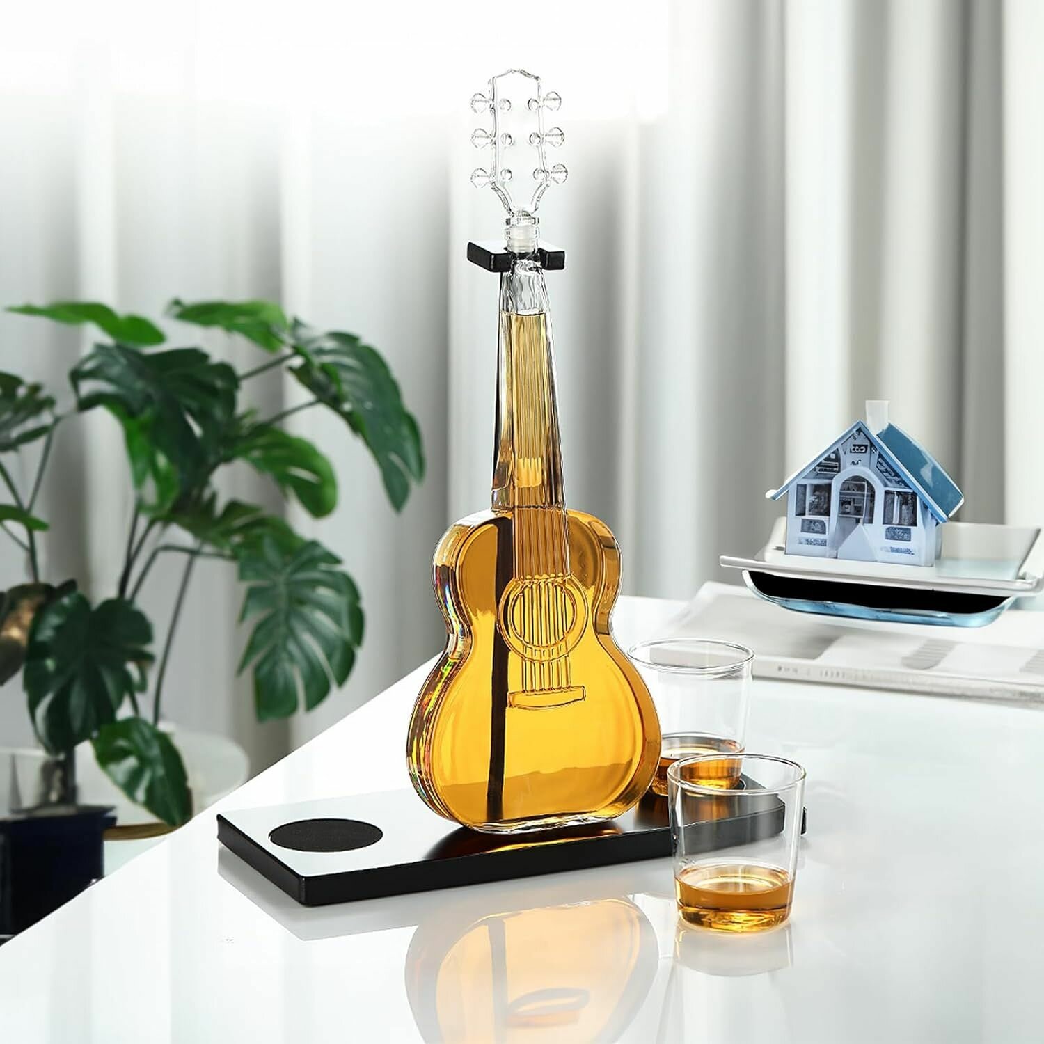 Стеклянная бутылка для вина в форме гитары