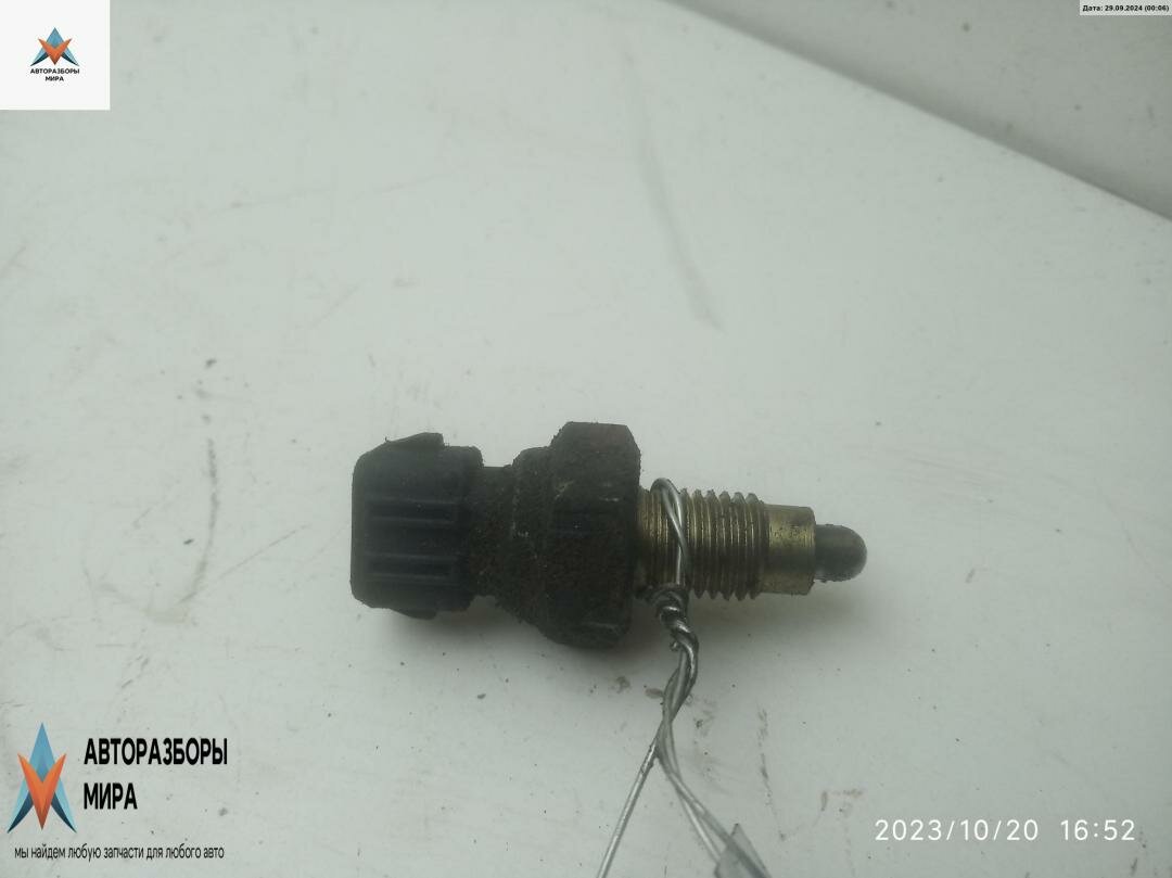 Датчик включения заднего хода (лягушка) Volkswagen Transporter T4 1991 020945415A