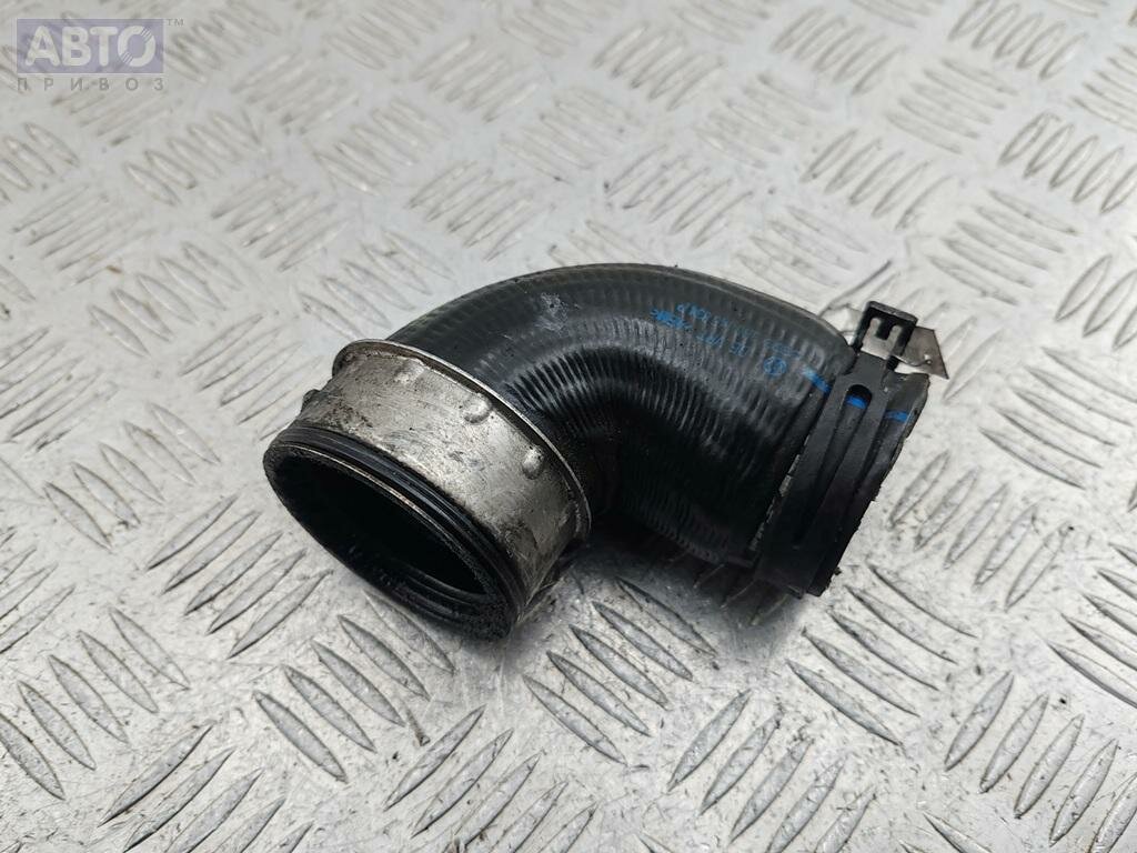 Патрубок интеркулера Volkswagen Passat B5+ (GP)