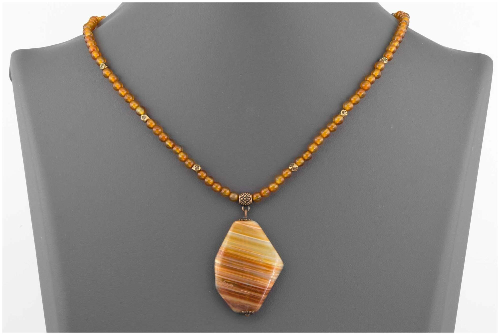 Бусы, сардоникс, сердолик