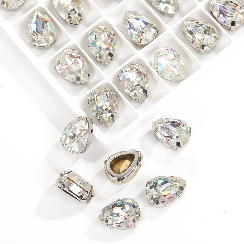 Стразы каплевидной формы с серебряной оправой стекло