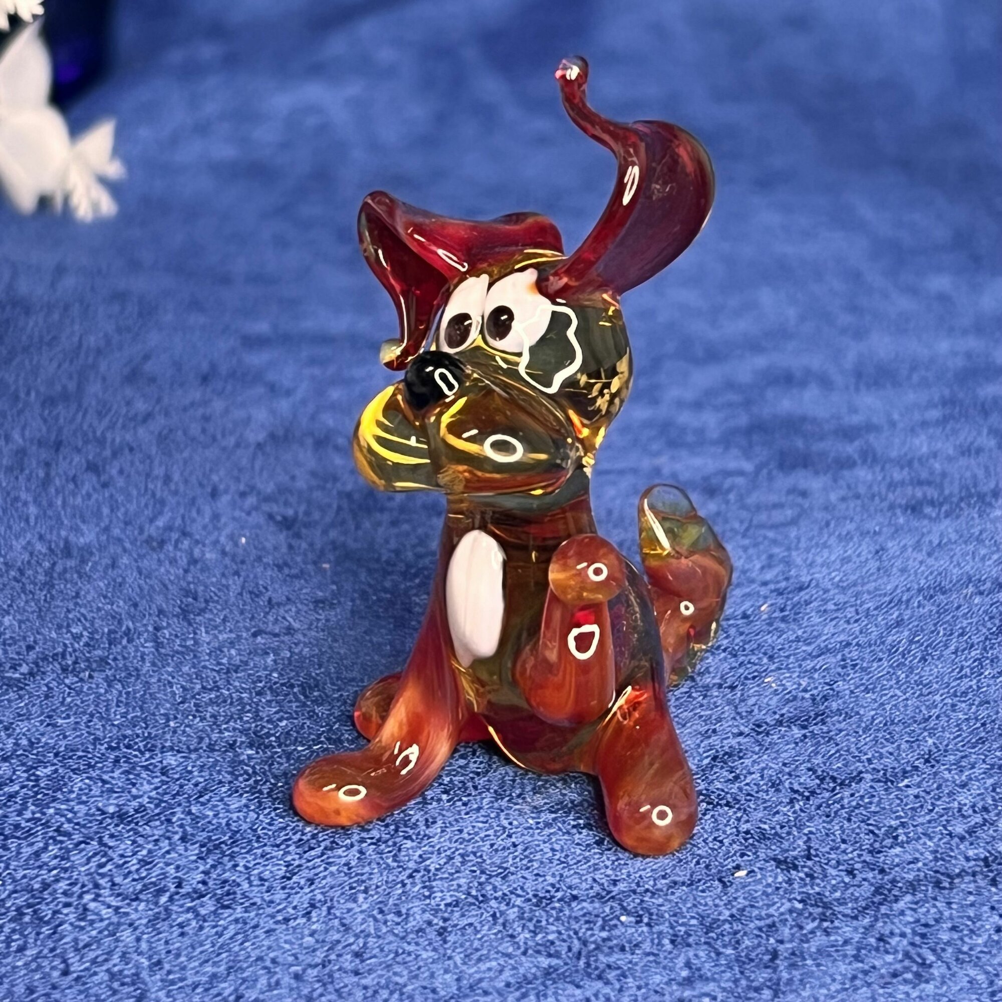 Фигурка стеклянная "Собачка" Жёлто-Красная с Поднятой лапкой