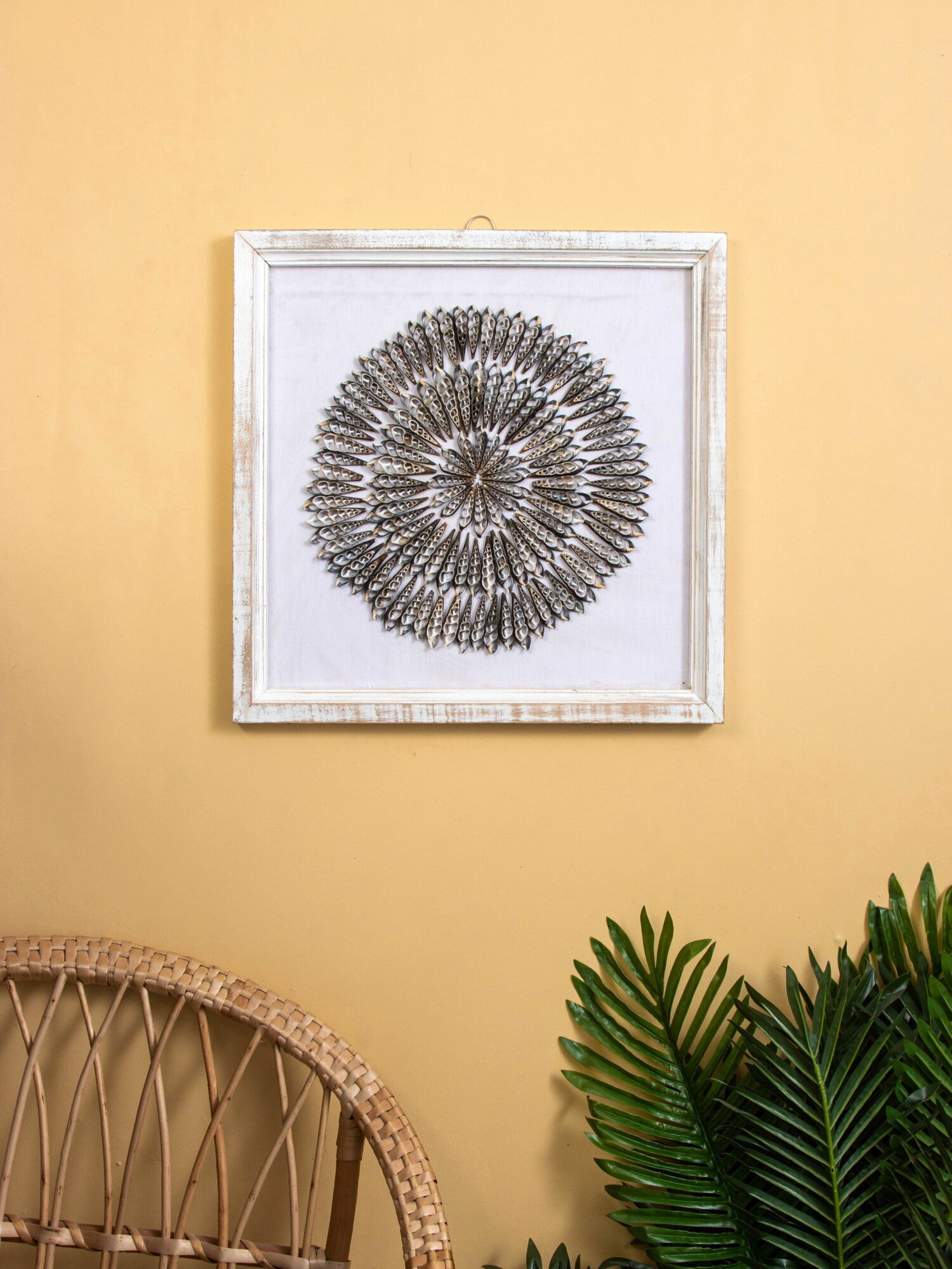 Панно "Композиция из ракушек", 45x3x45 см, способ крепления: подвес