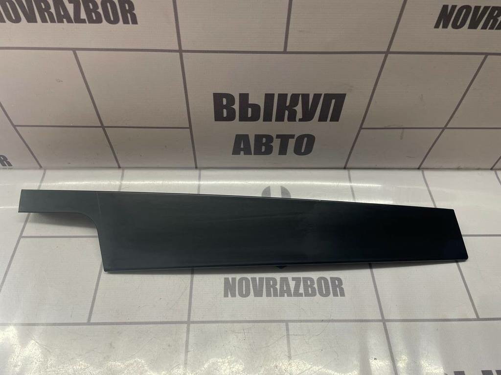 Накладка двери передней левой Renault Megane 3 09-16