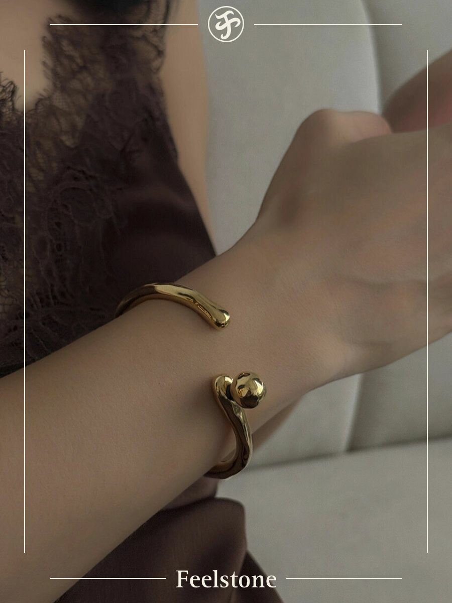 Незамкнутый браслет