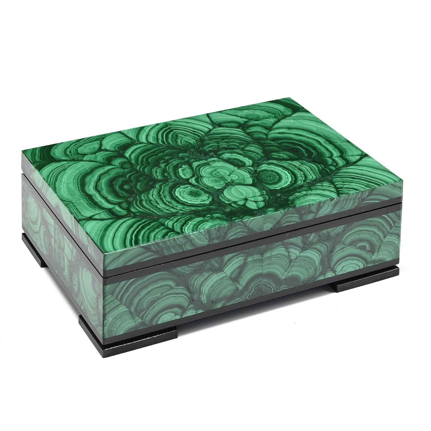 Шкатулка из малахита "Люкс" на каменных ножках 140*90*47мм .