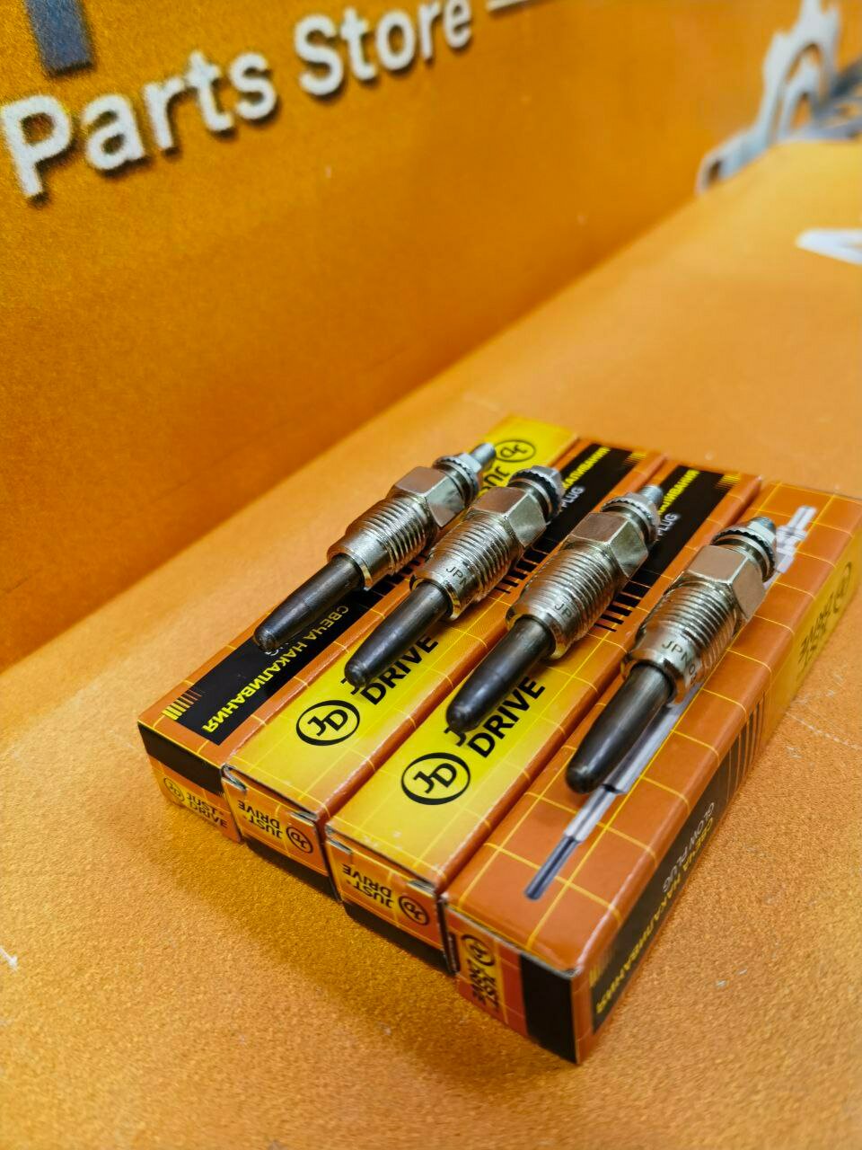 Свечи накала комплект 4 штуки двигатель 1.9 Фольксваген Транспортер Т4, Volkswagen Transporter T4. Just Drive, Япония