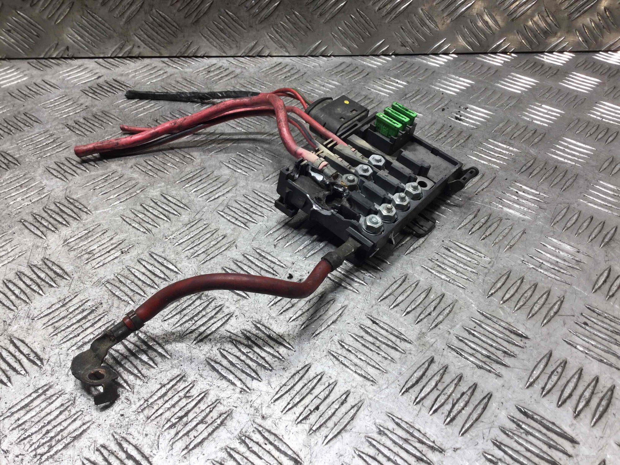 Б/У Блок предохранителей Volkswagen Golf 4 поколение (1997-2004) 2000 г.