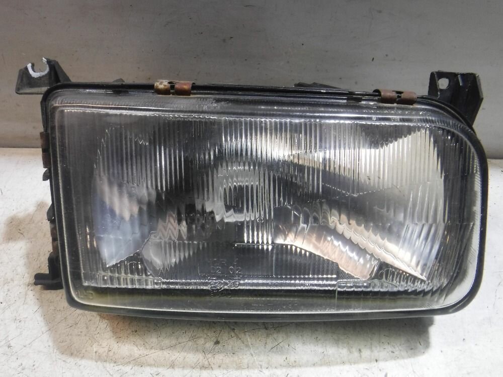 Фара правая VW Passat B3 4411109RLDE
