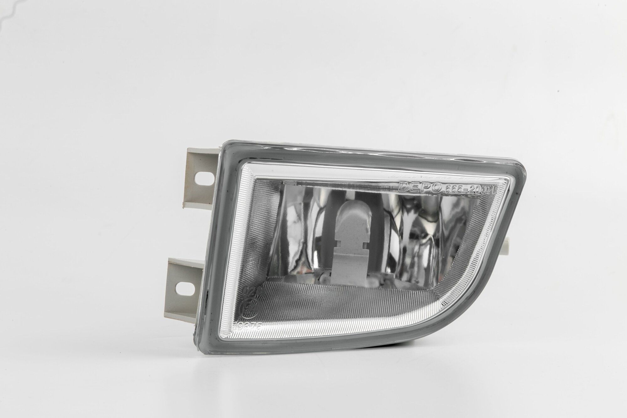 Противотуманная фара левая для Шкода Фабиа 2000-2004, oem 6Y0941699A арт 6652001LUE