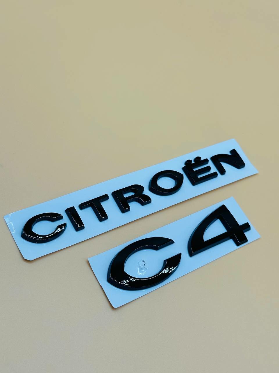 Надпись наклейка на багажник Citroen Цитроен +C4 Чёрный Глянец
