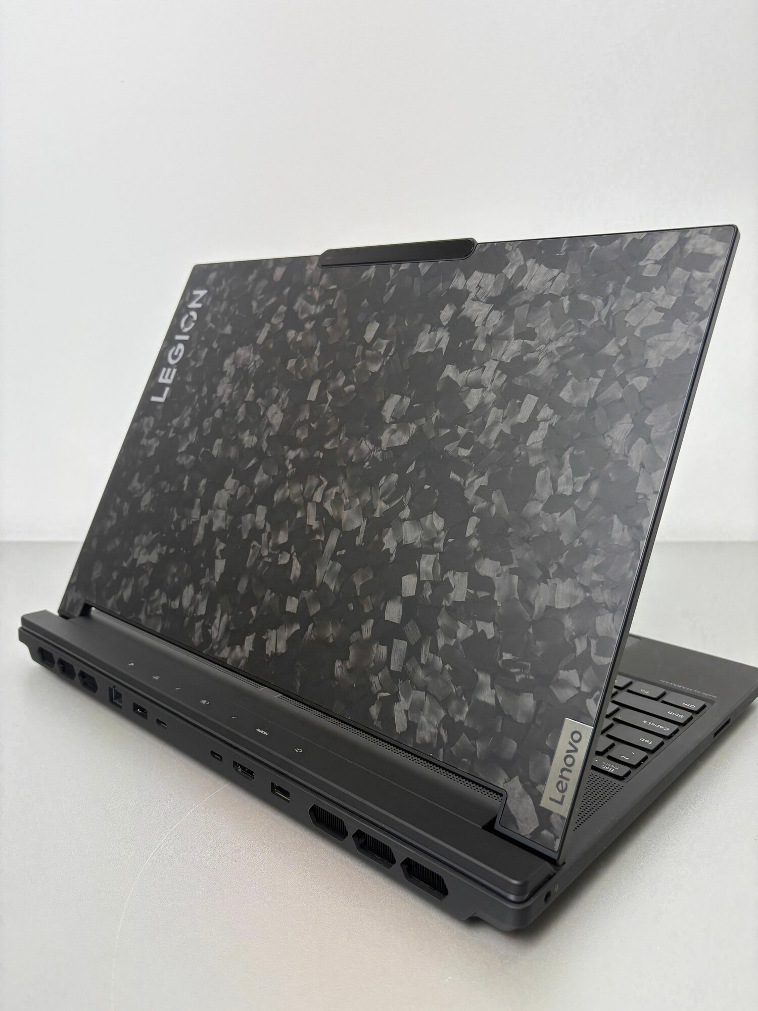Ноутбук Lenovo Legion 9 16IRX9 / i9-14900HX, 64GB, 2TB, RTX4090, MINILED 3.2K