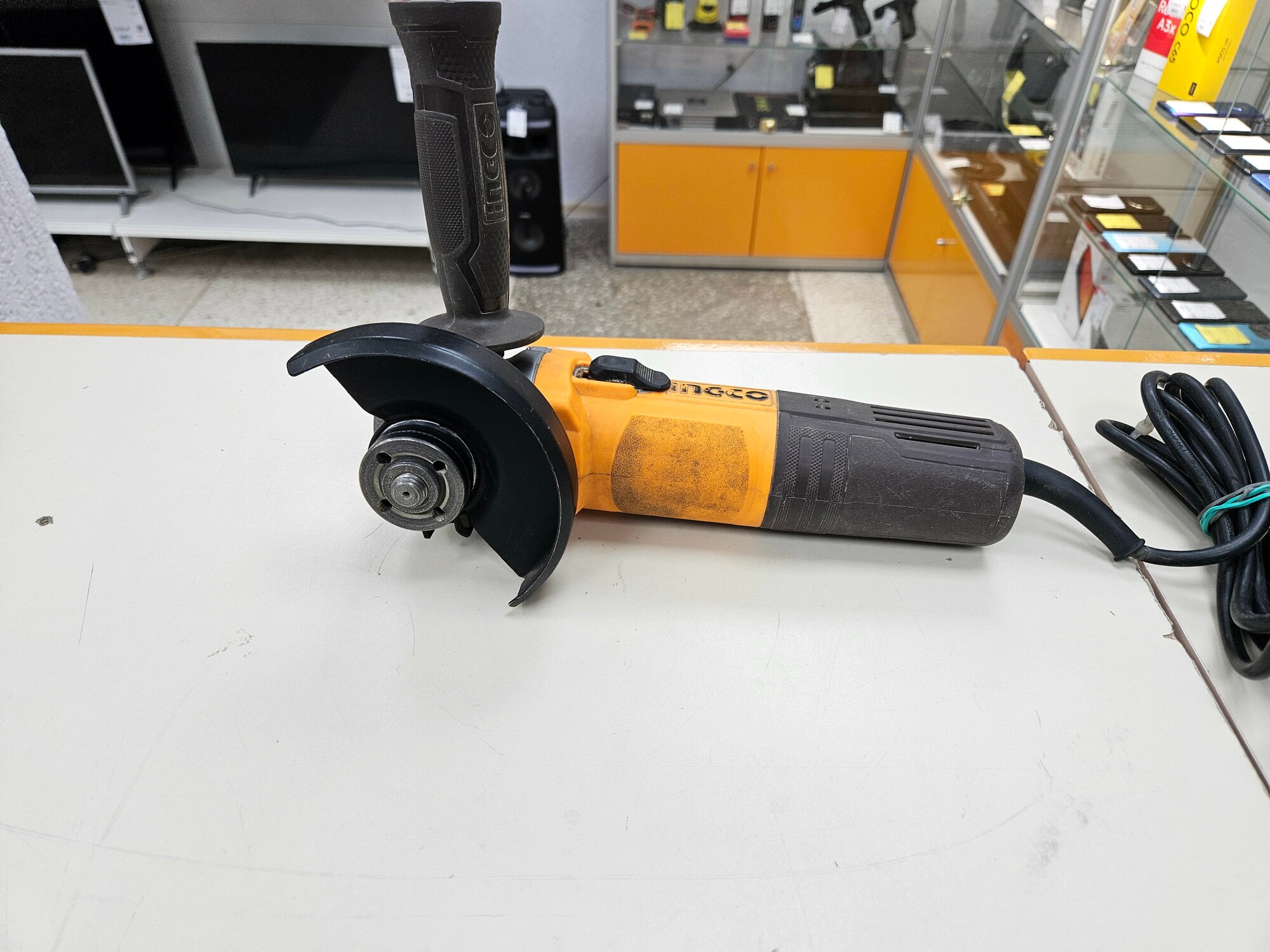 Угловая шлифовальная машина 125мм 1300 Вт INGCO AG130018 INDUSTRIAL