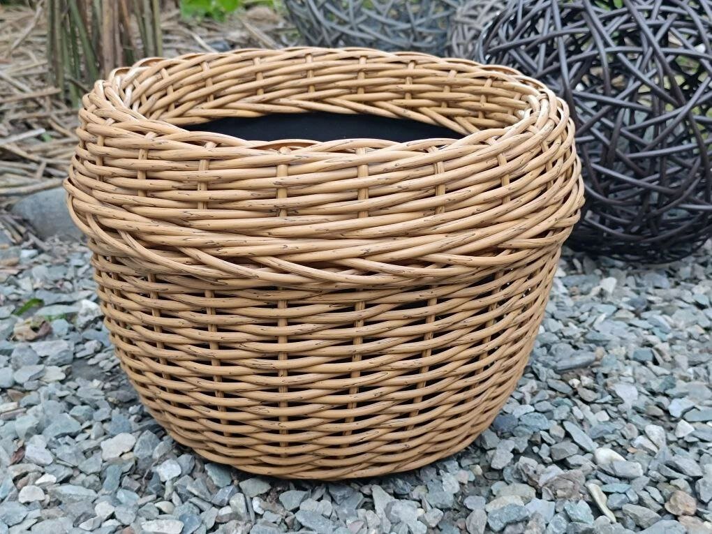 Кашпо Круглое "Уютный дом" - 16 литров - цвет ротанга "Орех"