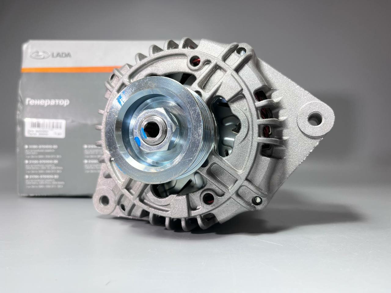 Генератор для а/м ВАЗ-2123 Chevy Niva 14В/100 А (фирм. упак. LADA)