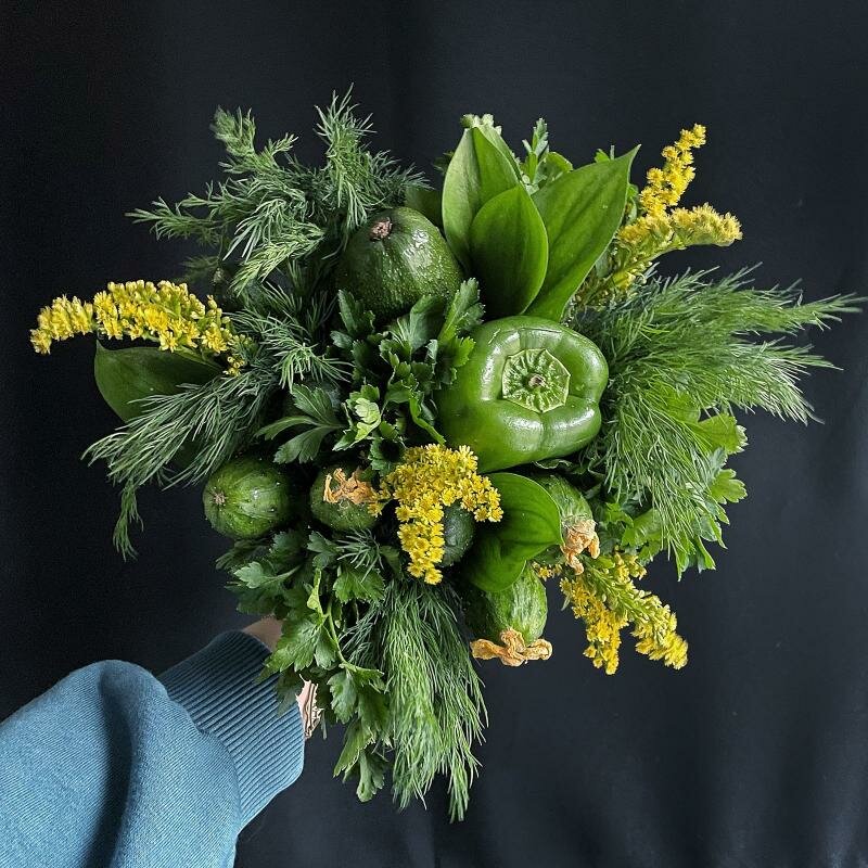 Съедобный овощной букет-салат очень хорошо