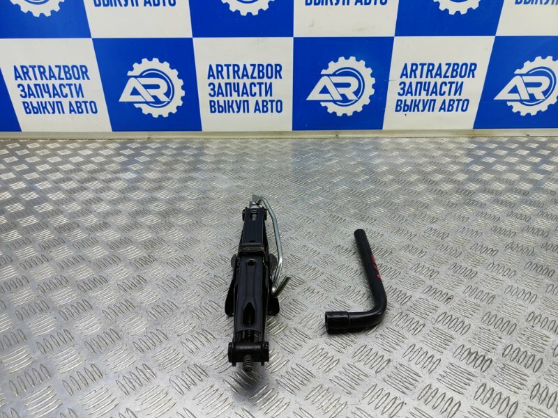 Б/У Домкрат LADA X-Ray / Лада Иксрей 1.6 21129 106 Л.С 2019