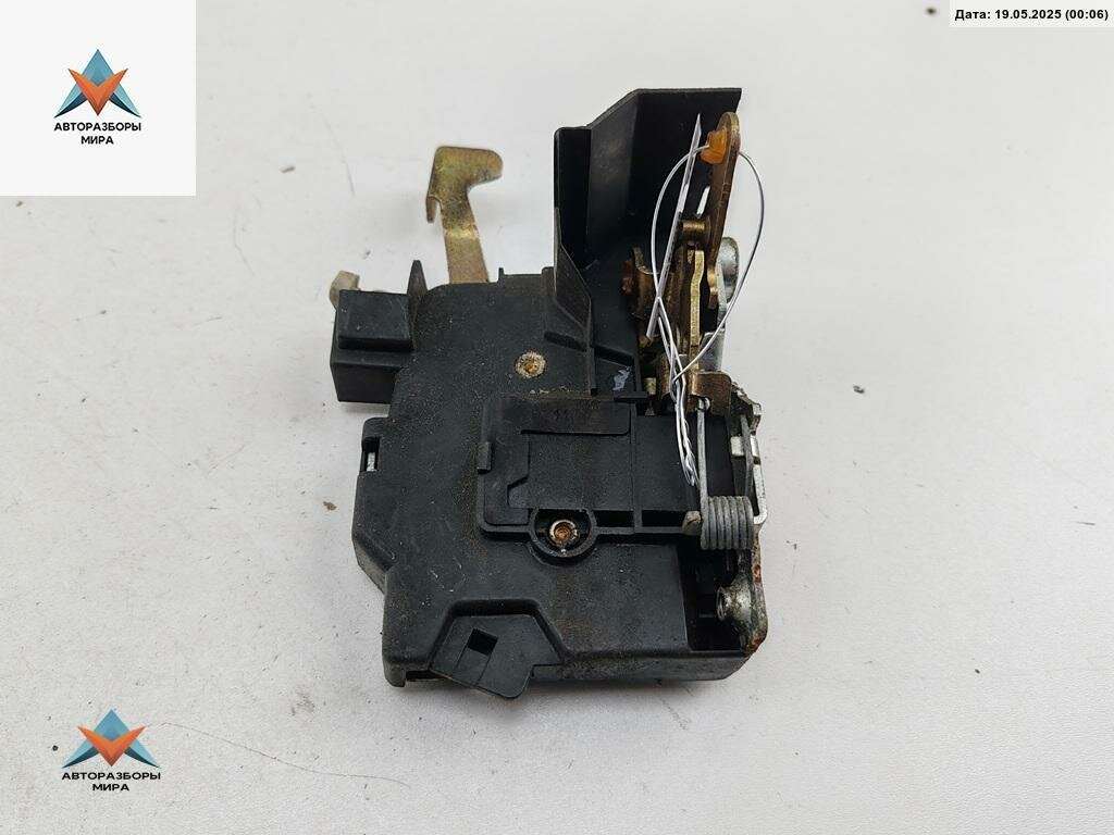 Замок двери передней правой BMW 5 E34 1990 81047820