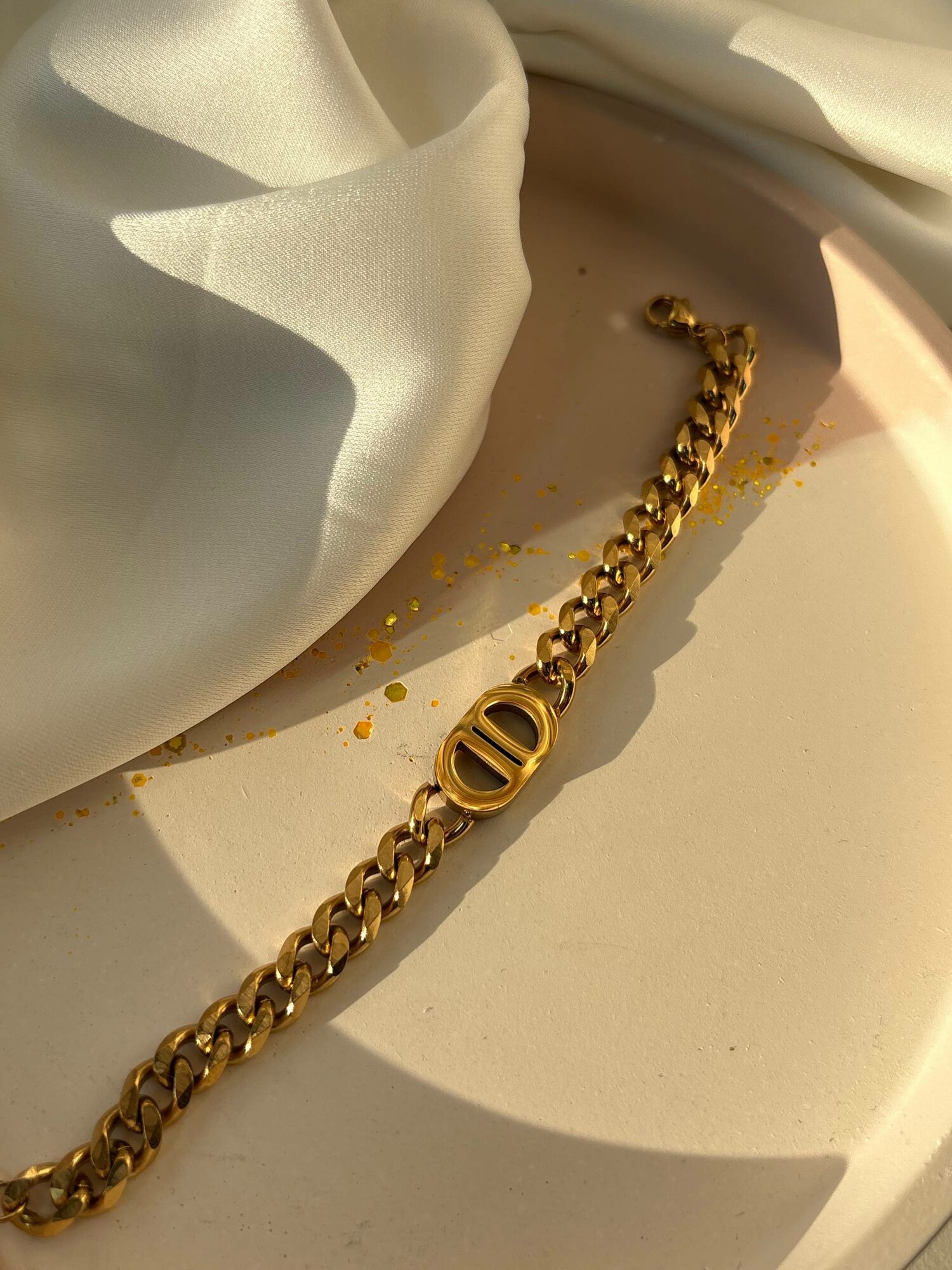 Плетеный браслет