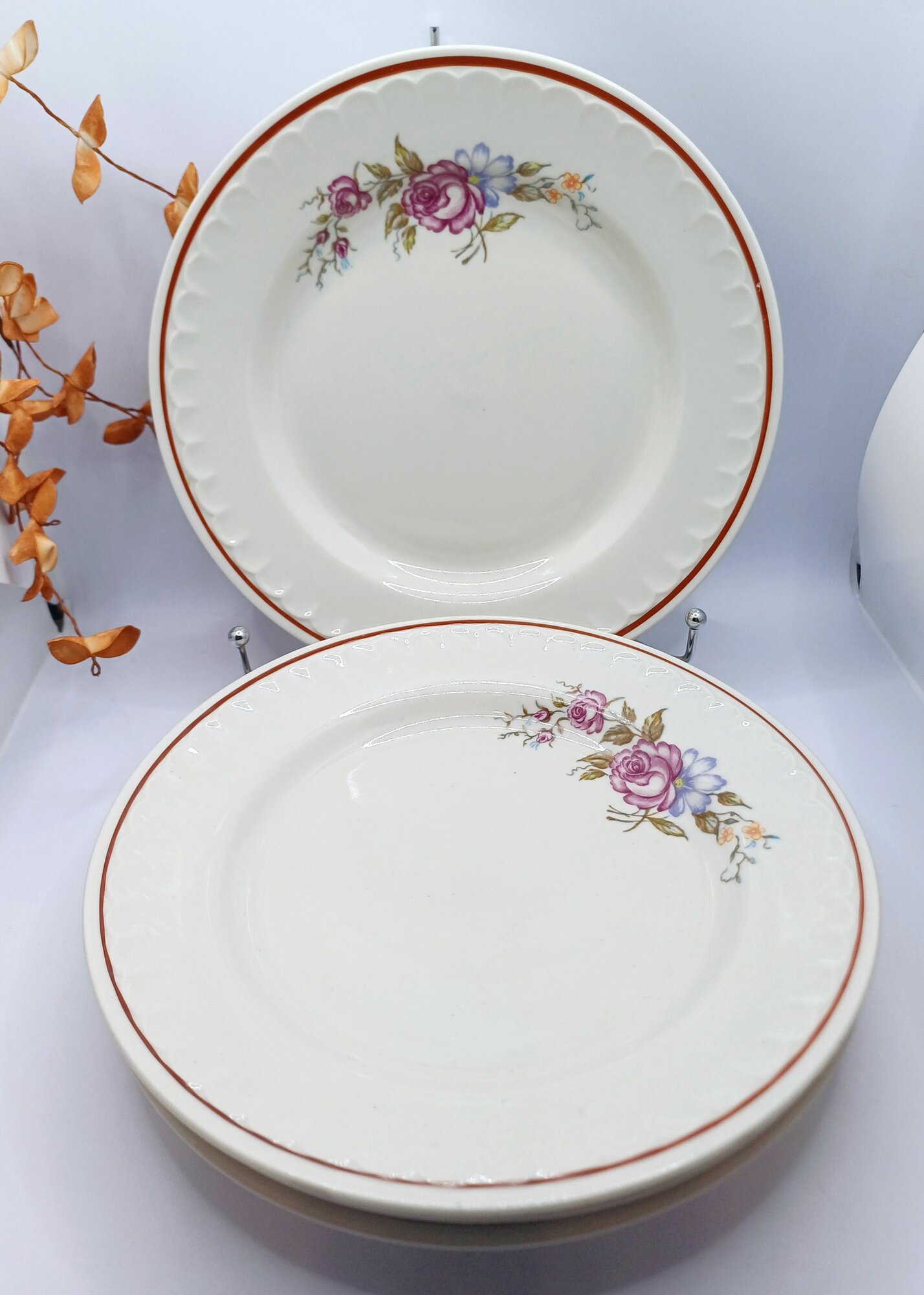 Набор плоских тарелок с цветочной росписью винтажный, фарфор, Прокопьевский фарфоровый завод СССР