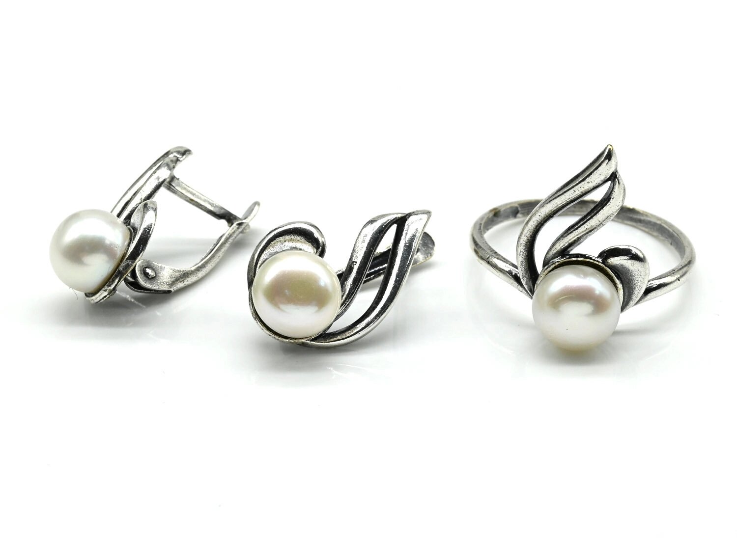 Комплект бижутерии: серьги, кольцо, жемчуг пресноводный