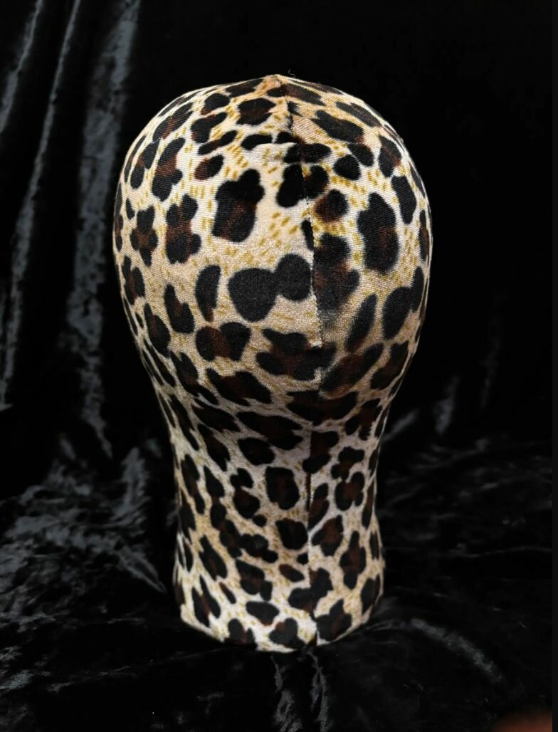 Манекен голова "Леопард", обхват 55 см, плотный и стильный манекен
