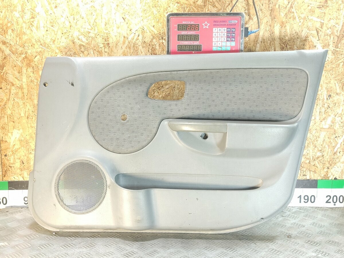 Обшивка двери передней правой KIA Rio 2000 2005 82302FD000E1