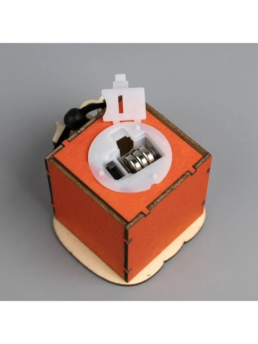 Теплая светодиодная подвеска с фонариком