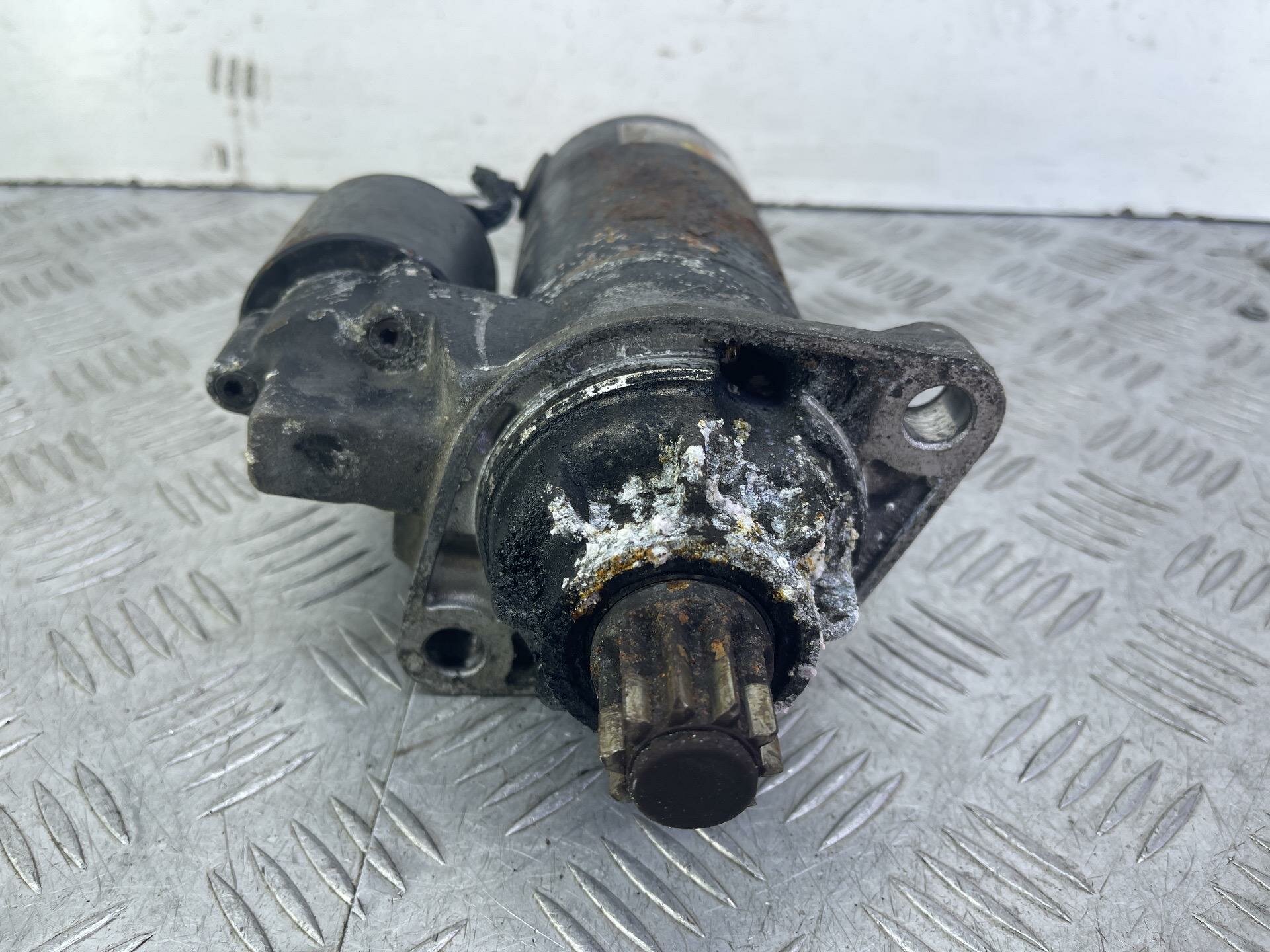 Стартер Volkswagen Sharan 2-й рест. (2003 - 2010) 0986018390