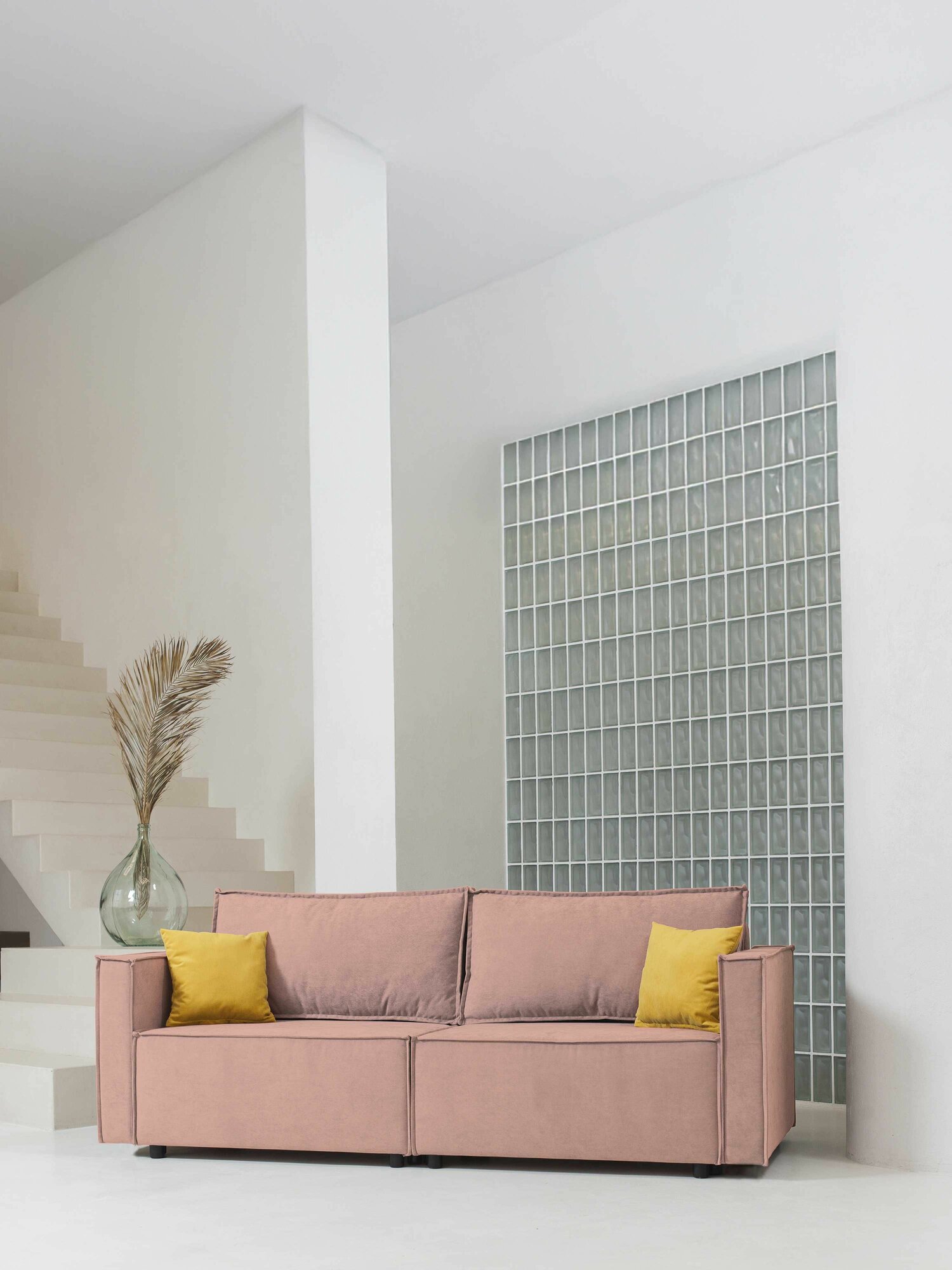 Диван прямой раскладной 212х85х95 см, СП 130х188 см, розовый, 1 шт.