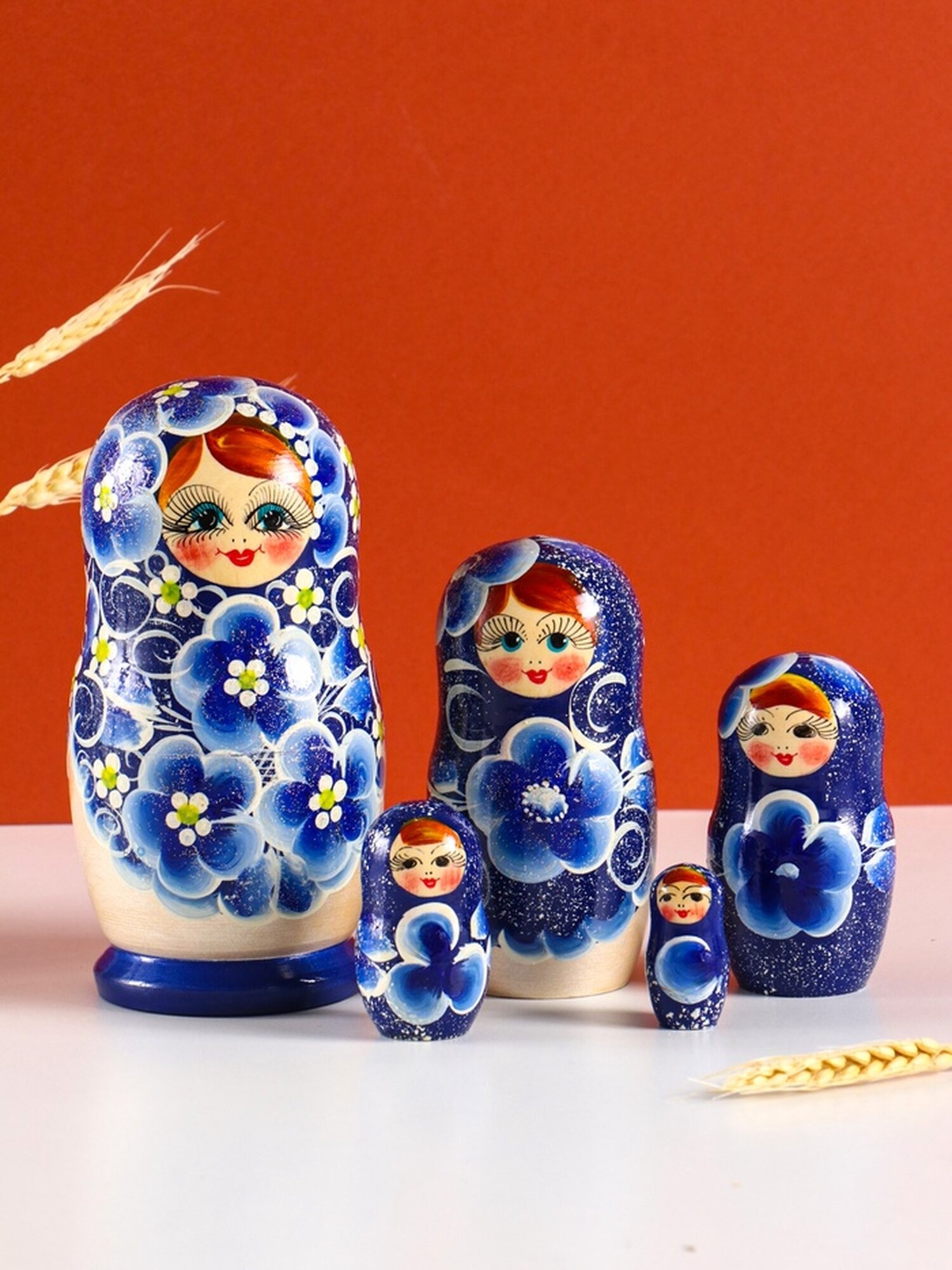 Матрёшка Сима-ленд «Марина», дерево, гжель, цветы, 5 кукол, 19см