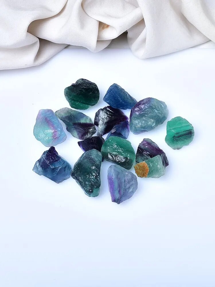 Натуральный камень "Цветной флюорит" необработанный щебень (2-4 см, 20 г)