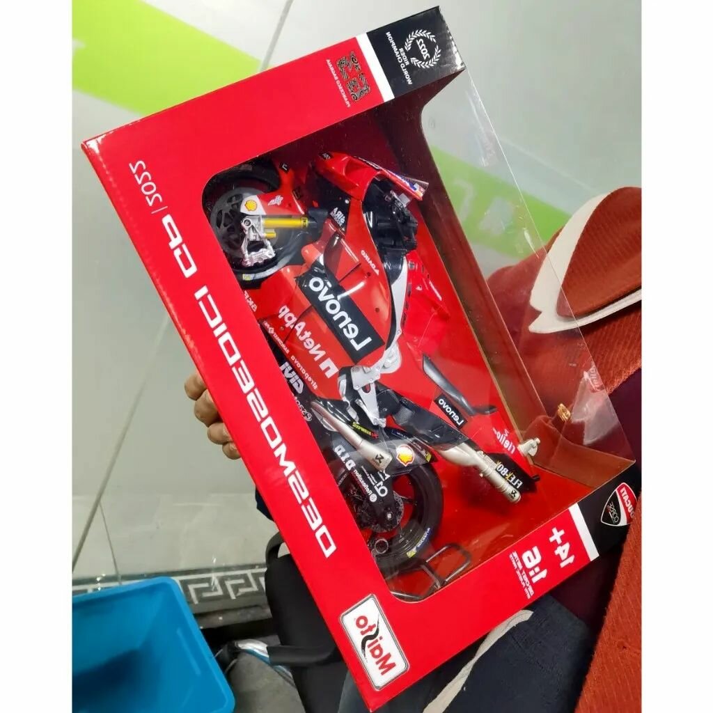 Модель мотоцикла Маисто Дукати №63 Франческо Баная 1:6: коллекционная радиоуправляемая копия гоночного байка MotoGP (лимитированная серия)