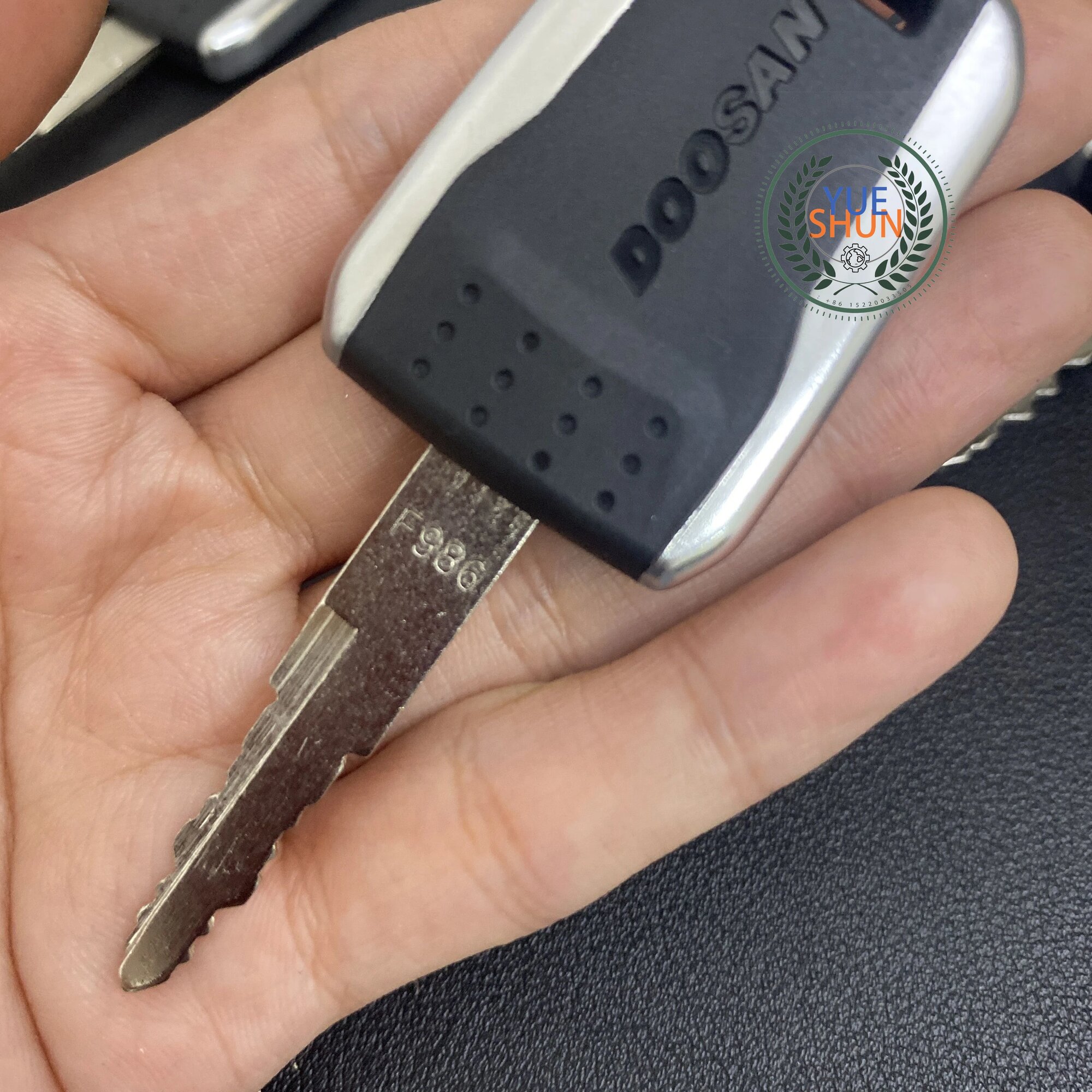Ключ Doosan F986 для экскаваторов DX55, DX60, DX75