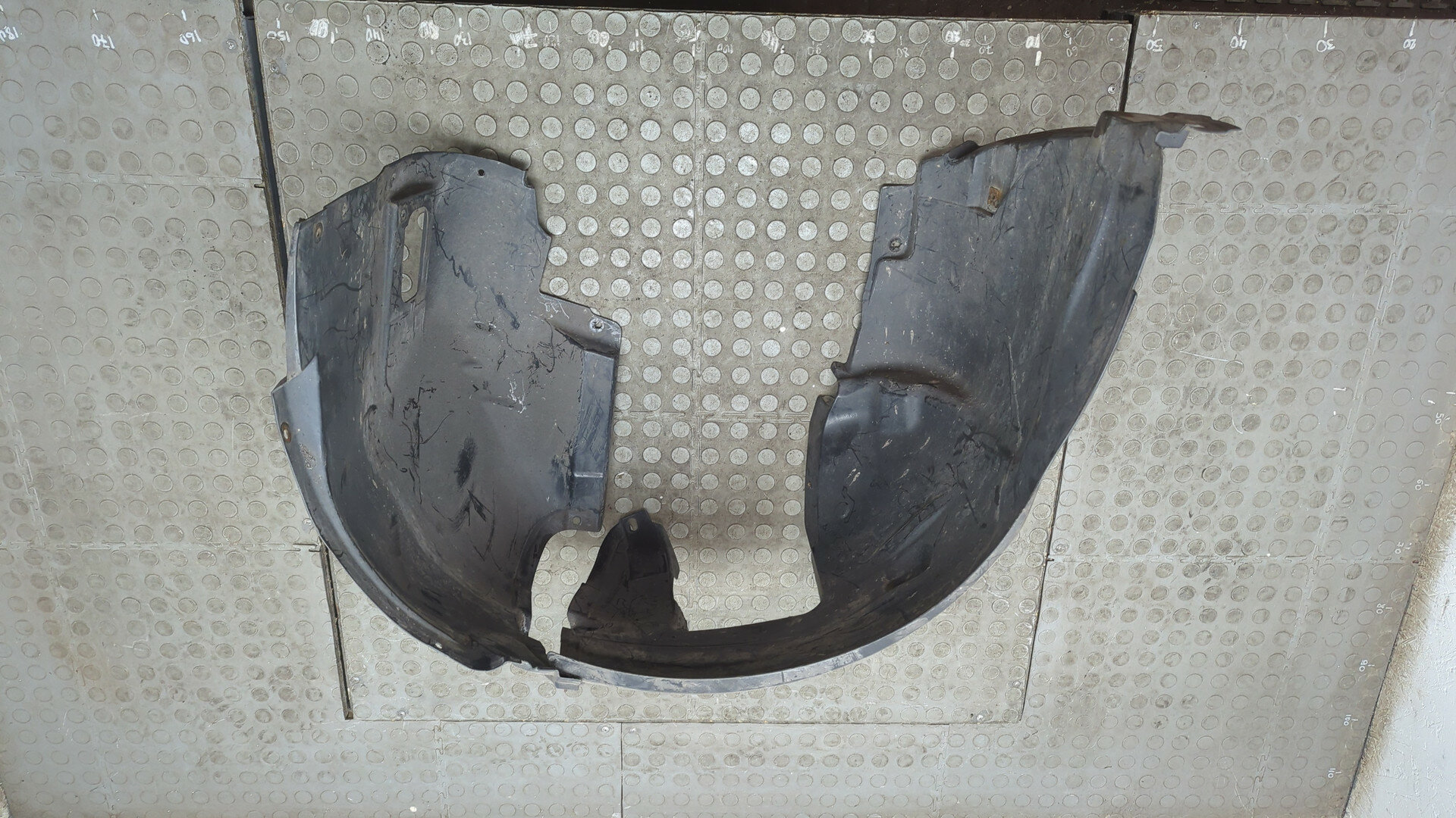 Защита арок (подкрылок) правая передняя BMW 3 E90, E91, E92, E93 Б/У