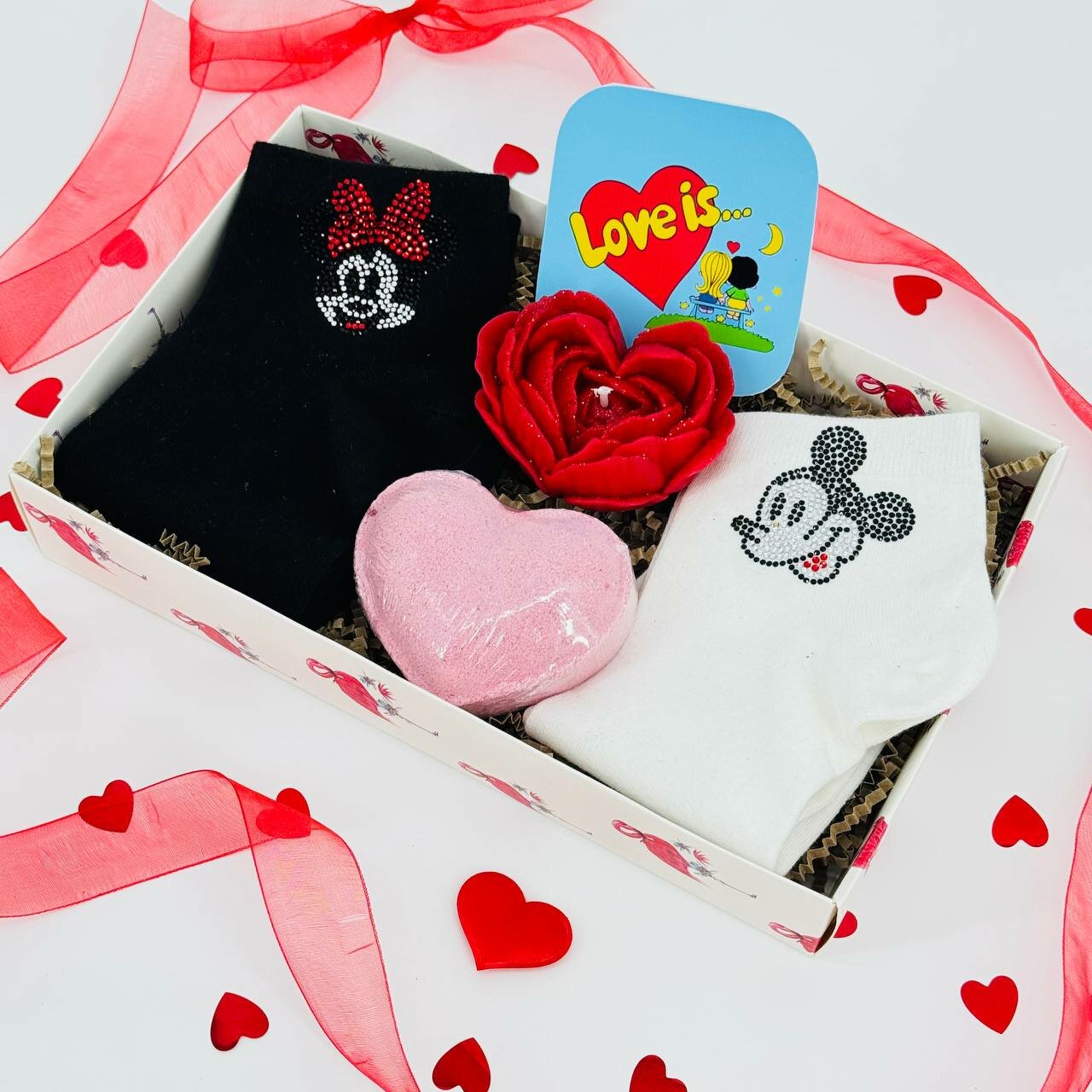 Подарок любимой девушке. Набор спа релакс. Свеча сердце ручной работы, бомбочка для ванны, носочки