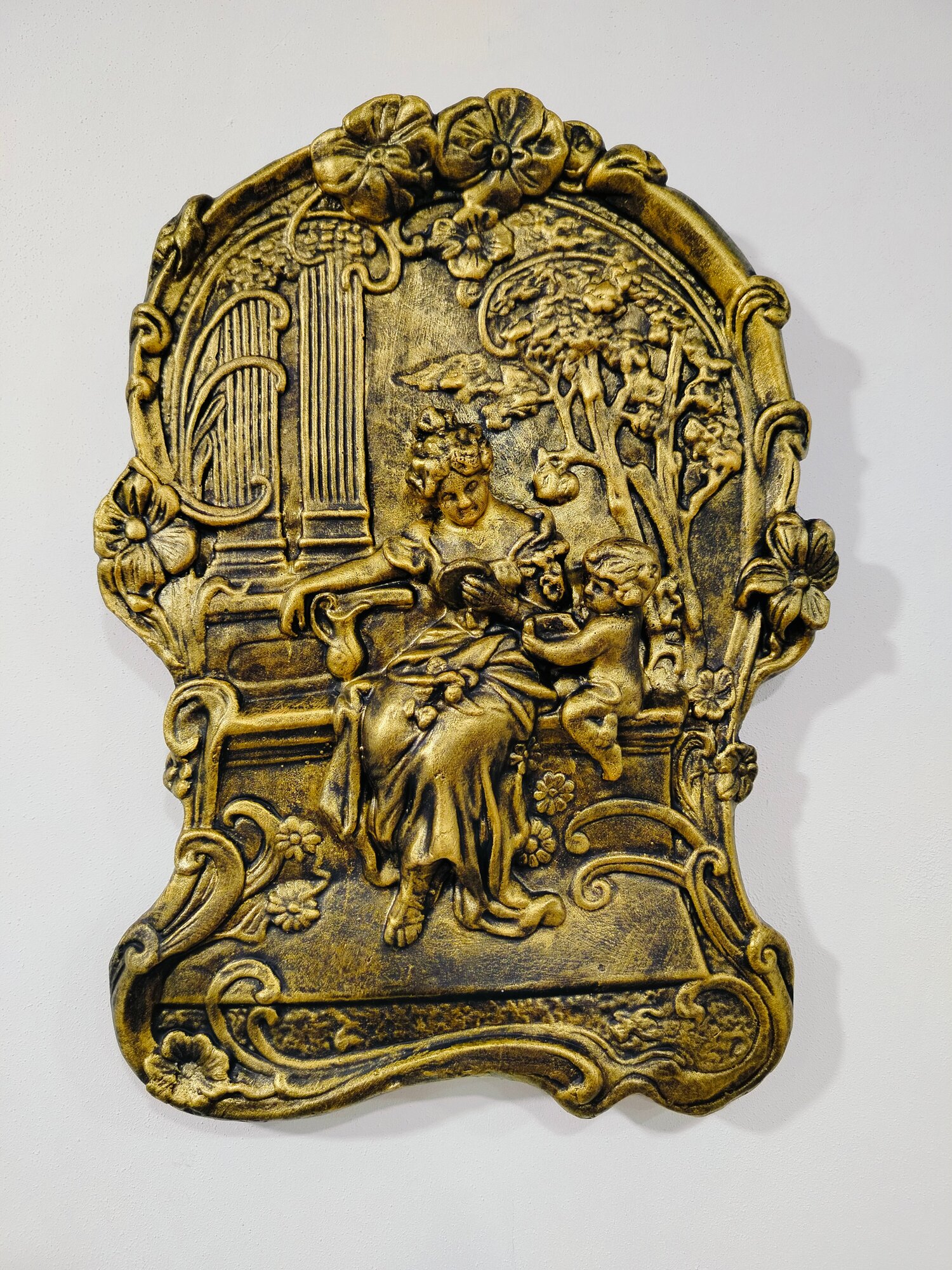 Барельеф настенный / панно "Дева и младенец" 23х31 см, цвет золото, гипс, крючок для подвешивания