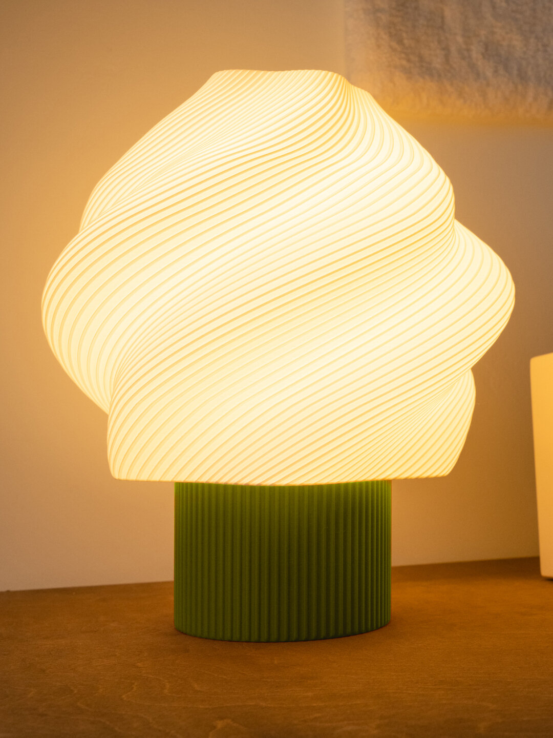 Лампа настольная Kumo Cream зеленая, 3D, E27, светильник в форме мороженого