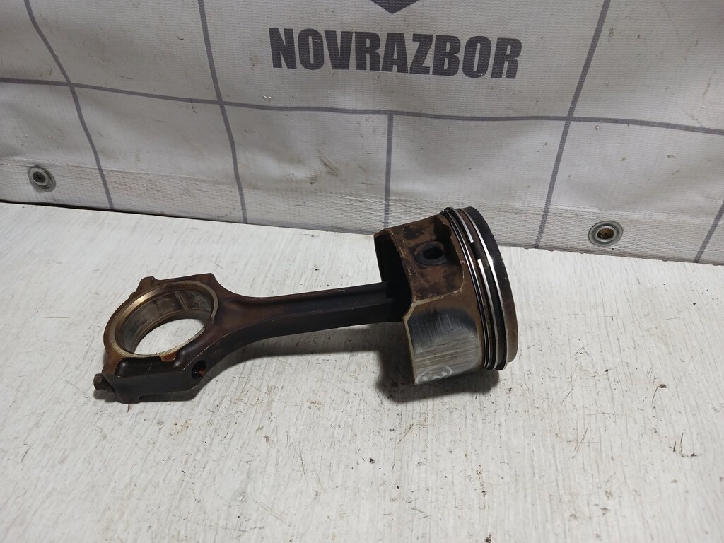 Поршень с шатуном Ford Focus 2 05-08