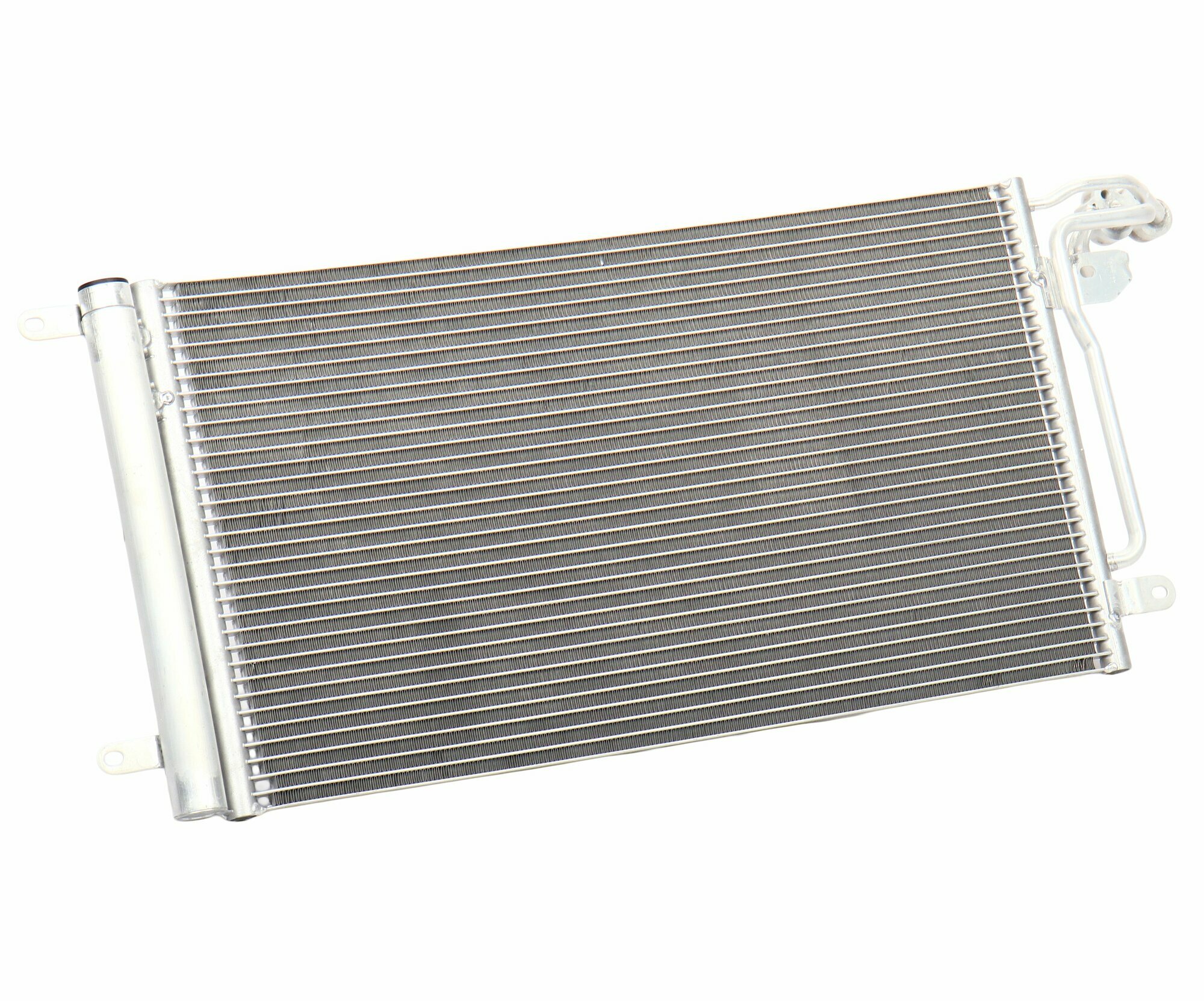 Радиатор кондиционера Sakura Арт. 57619802 / VW Pollo (10-) AUDI A1 (10-) SEAT Ibiza (08-)
