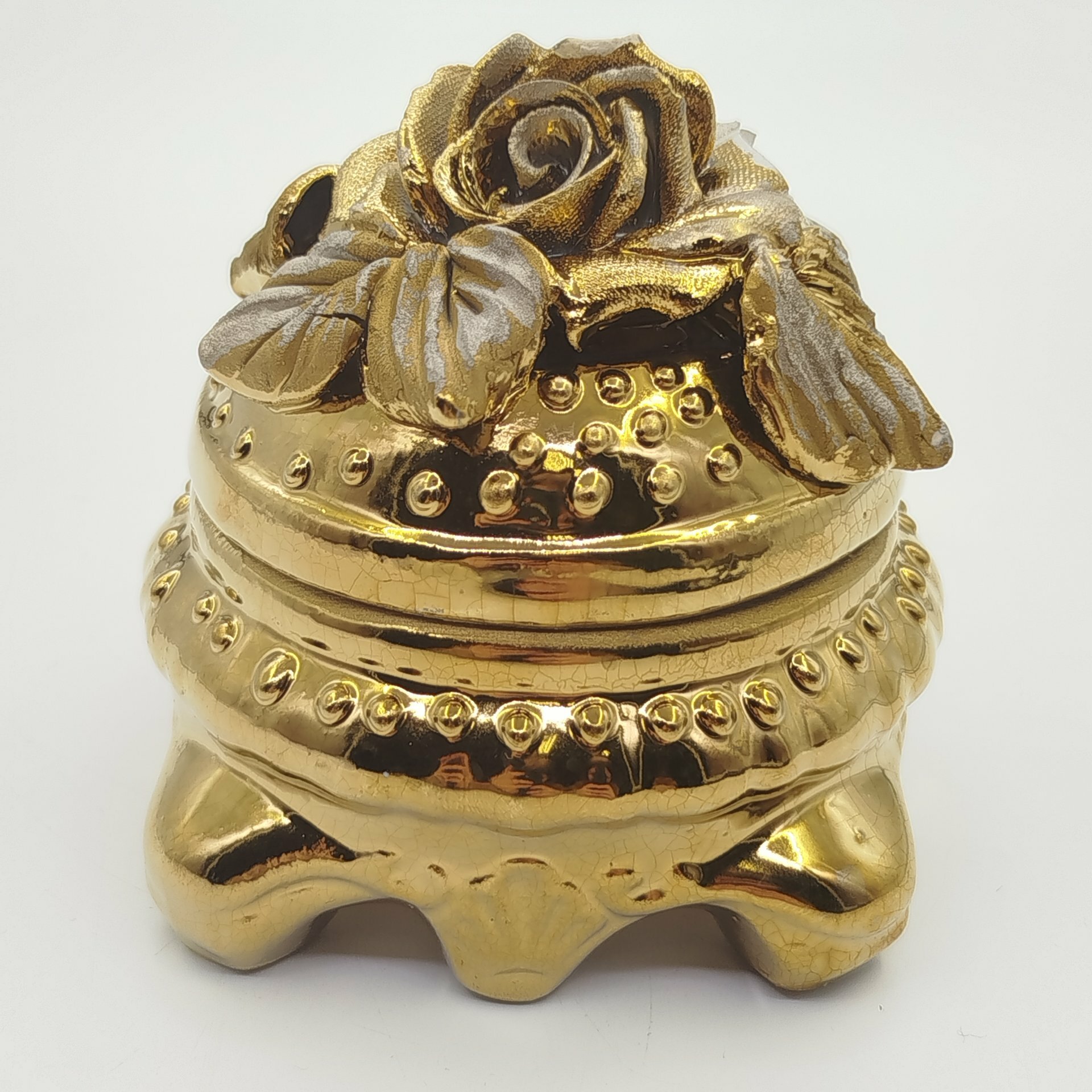 Шкатулка (пудренница) с рельефным цветочным декором, керамика, крытье