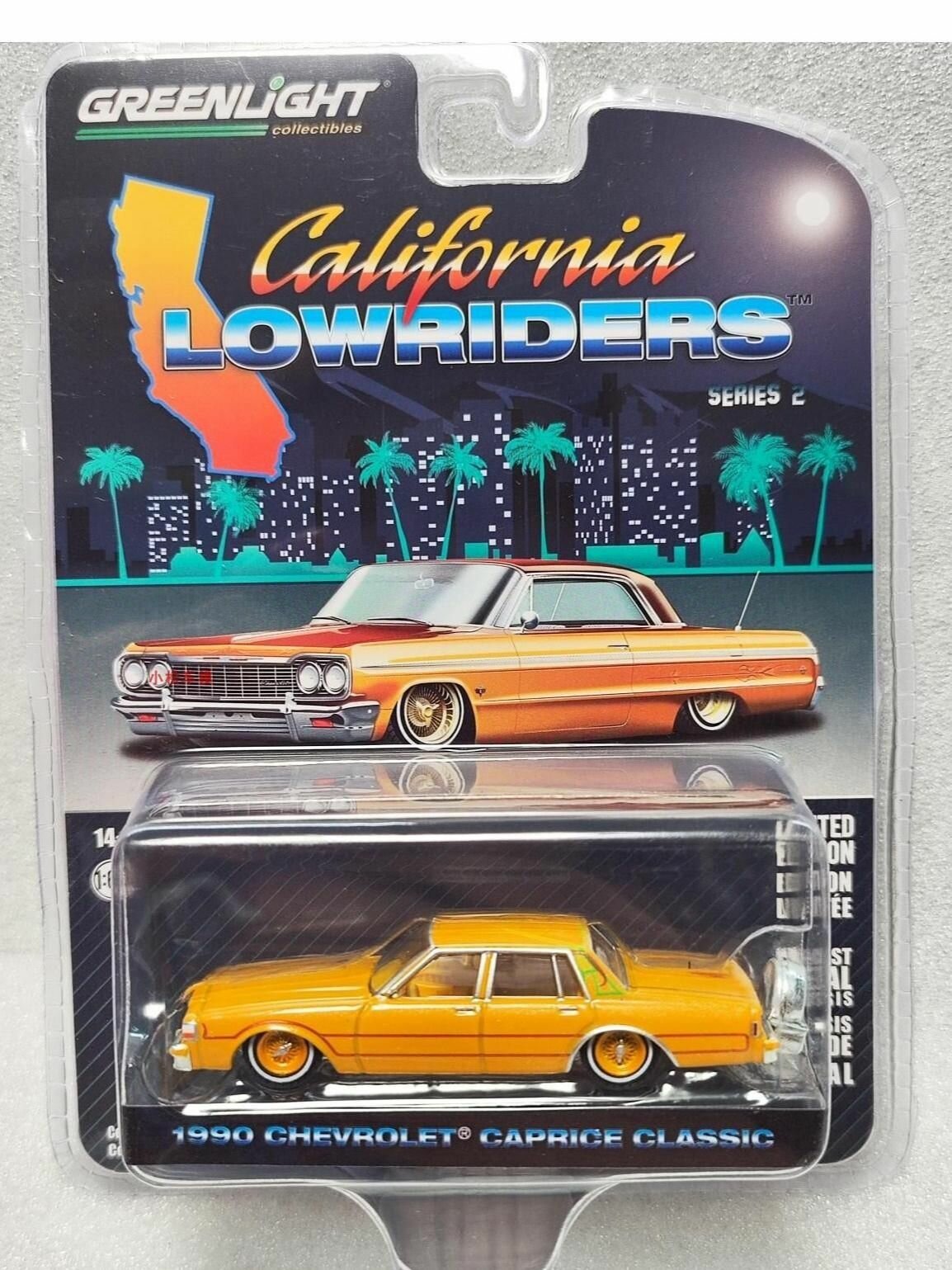 Машинка GreenLight 1/64 California Low Lying Series 2-1990 Chevrolet Caprice Classic with Continental Kit Die-cast Alloy Car Model Collection Toy Gift