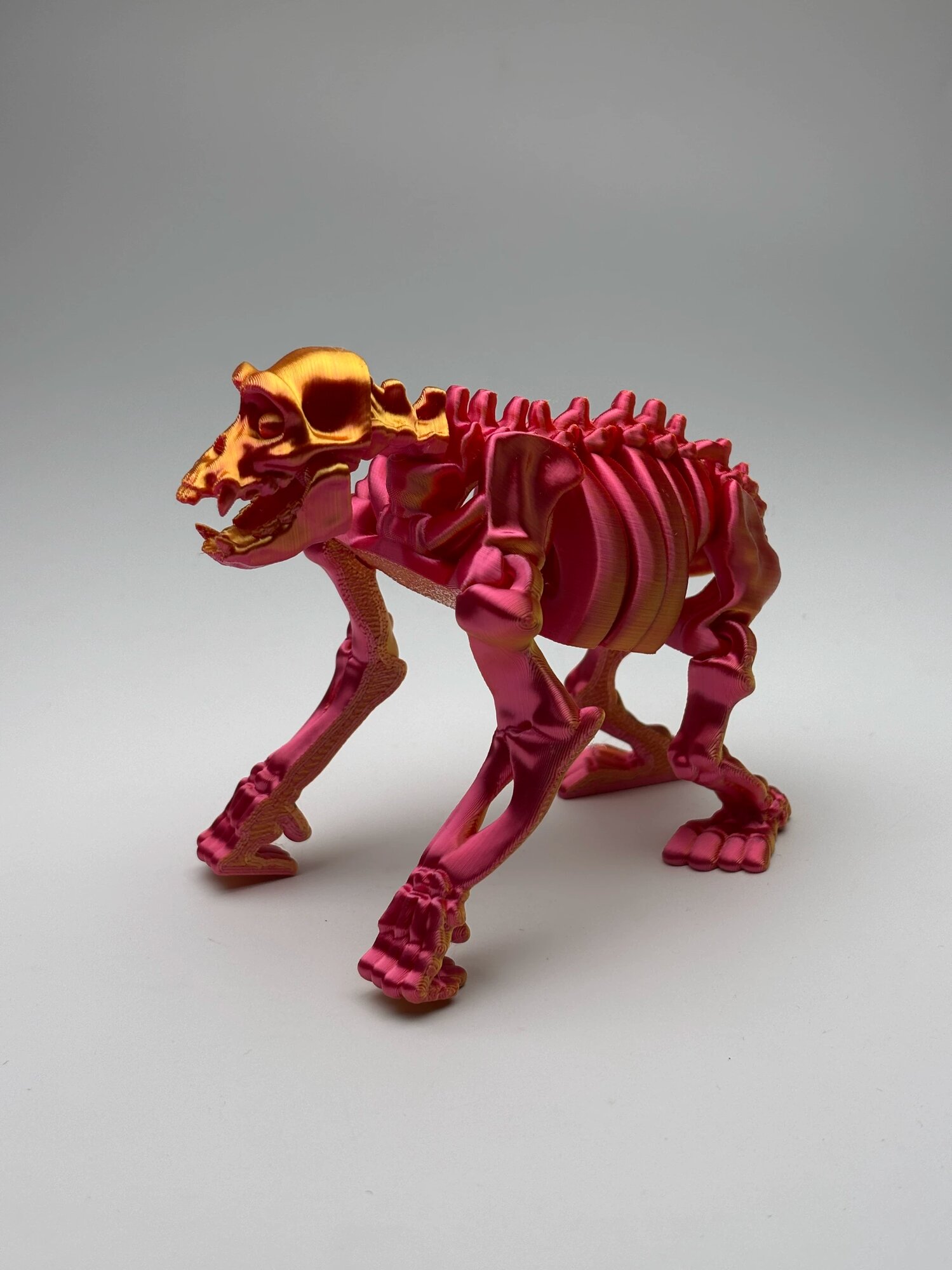 Модель черепа с костями, 3D-печать, 18 см, детская игрушка красно-золотого цвета, безопасный пластик для комнаты ребенка