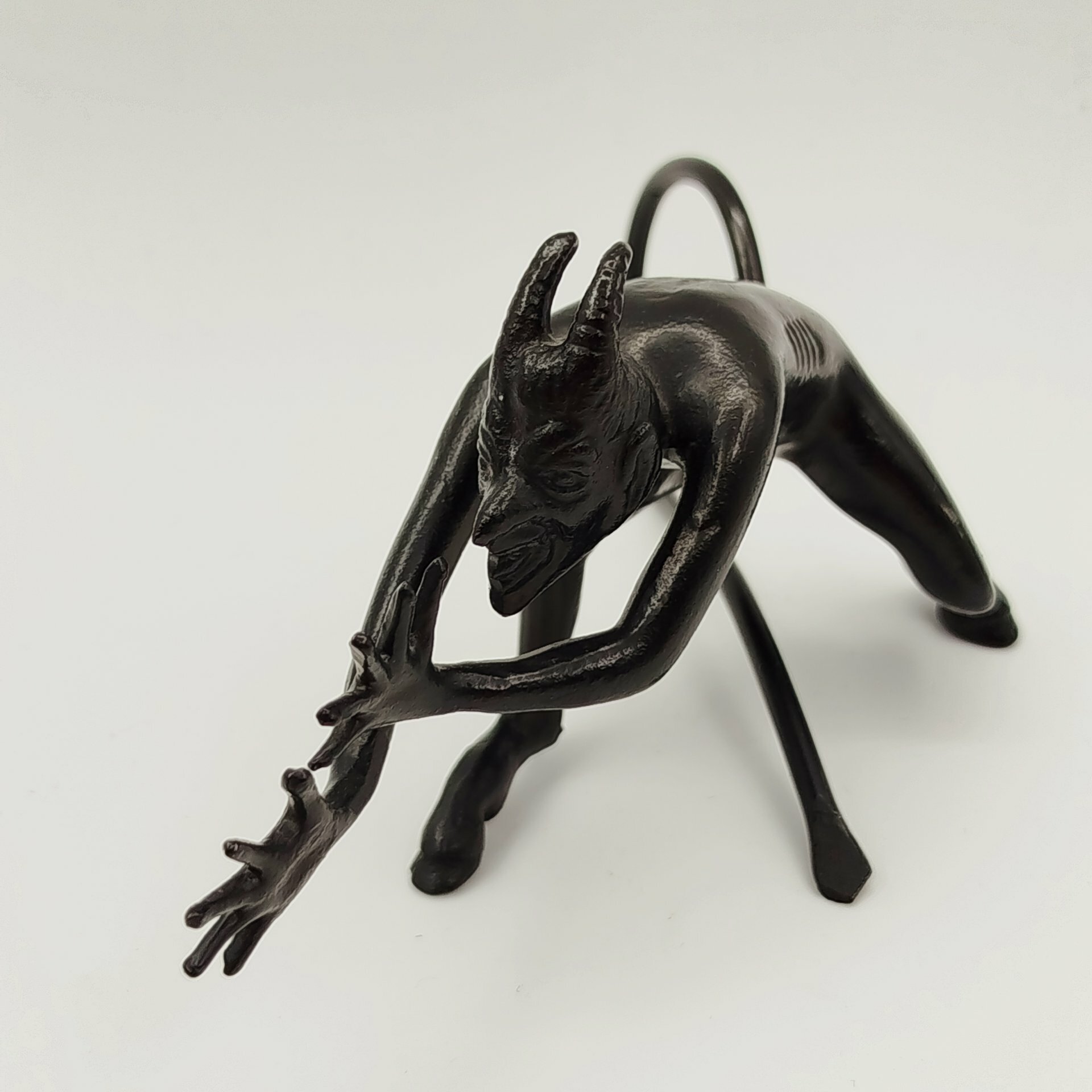 Статуэтка "Чертик", чугун, крашение, Каслинский чугунолитейный завод (Касли)