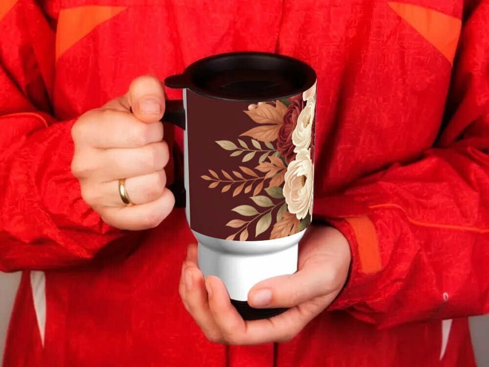 Тремокружка для авто с принтом "Букет в бордово-пастельных тонах. Изящная флористическая композиция в винном, кремовом и пудровом оттенках с листьями и ягодами. Пышные." 0.5 л.