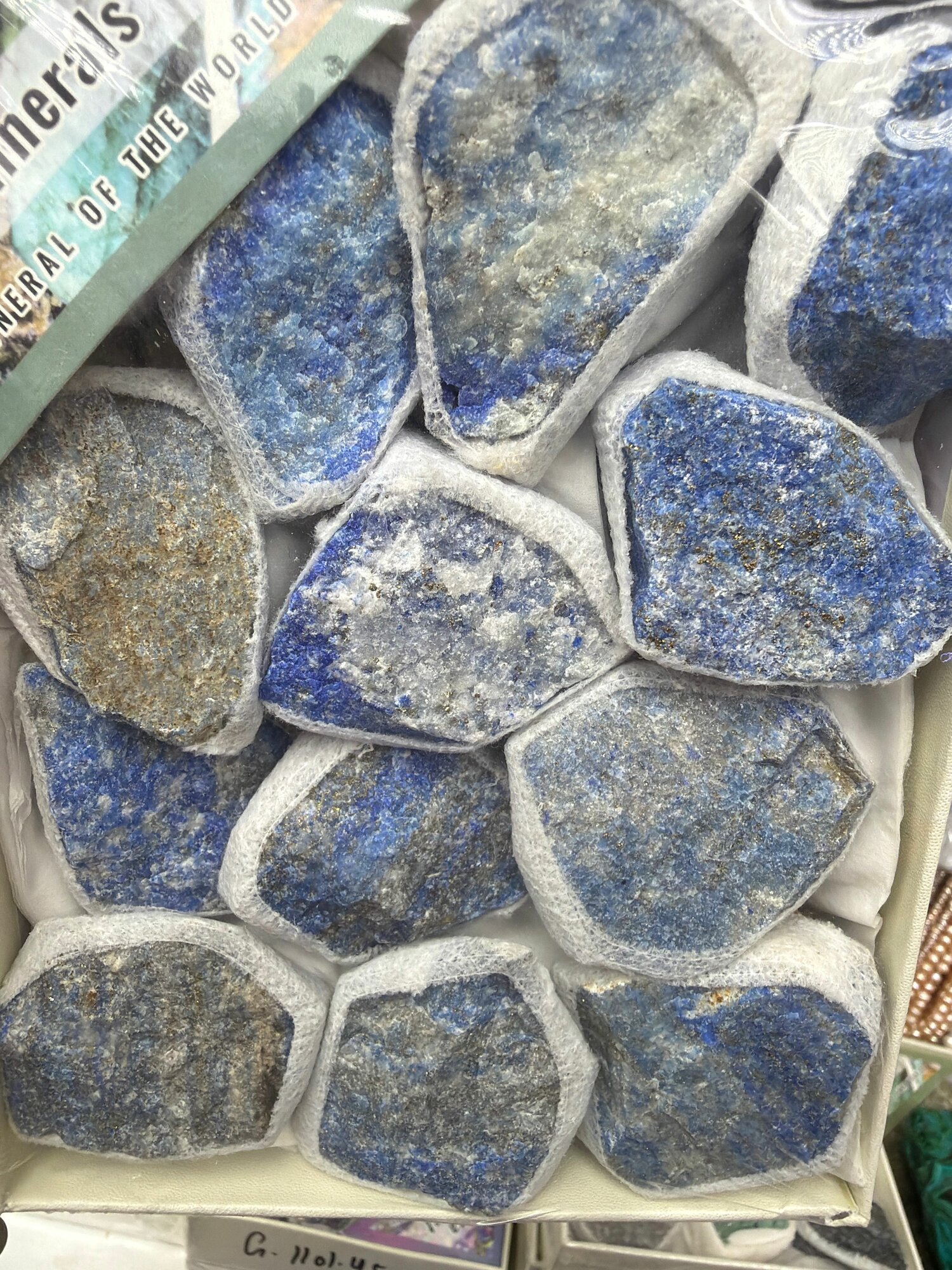 Друзы Лазурит камень в коробке 1 кг