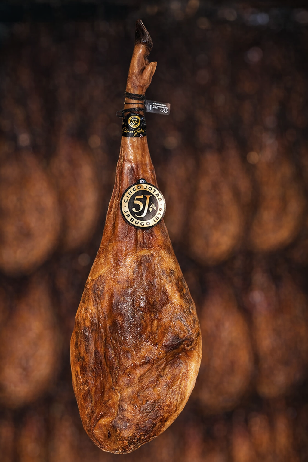 Хамон 5J Cinco Jotas "Иберико Бейота", сыровяленый, 36 мес, окорок, без консервантов