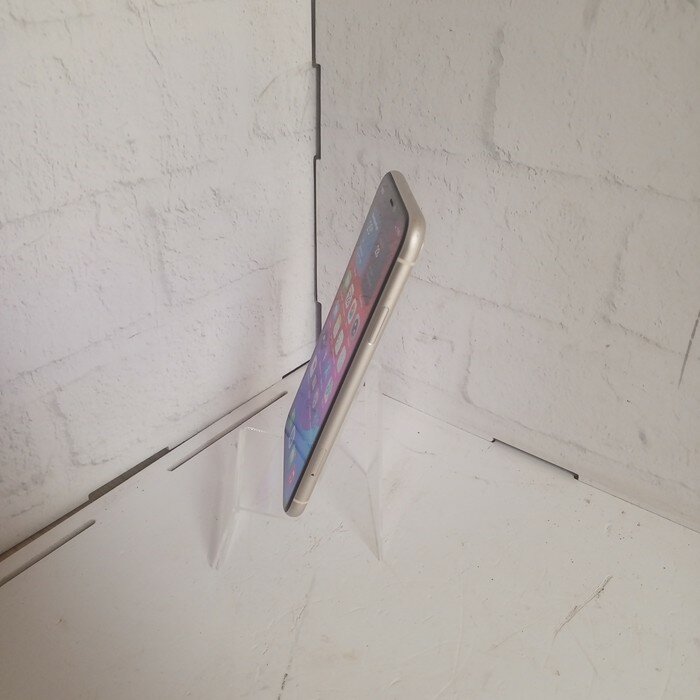 Смартфон Apple iPhone 11 4/64 Белый — фото 1