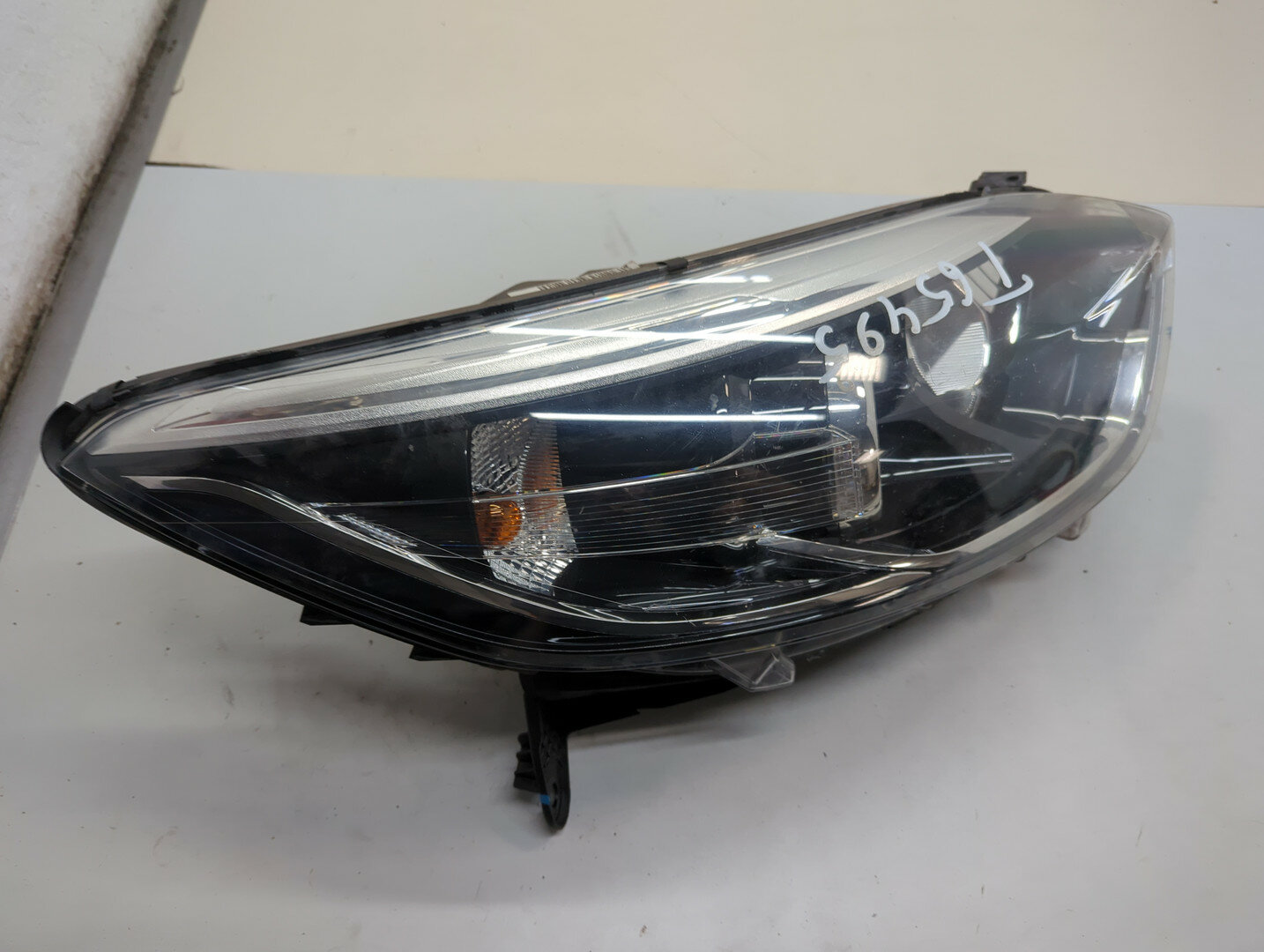 Фара (передняя) правая Renault Captur Б/У