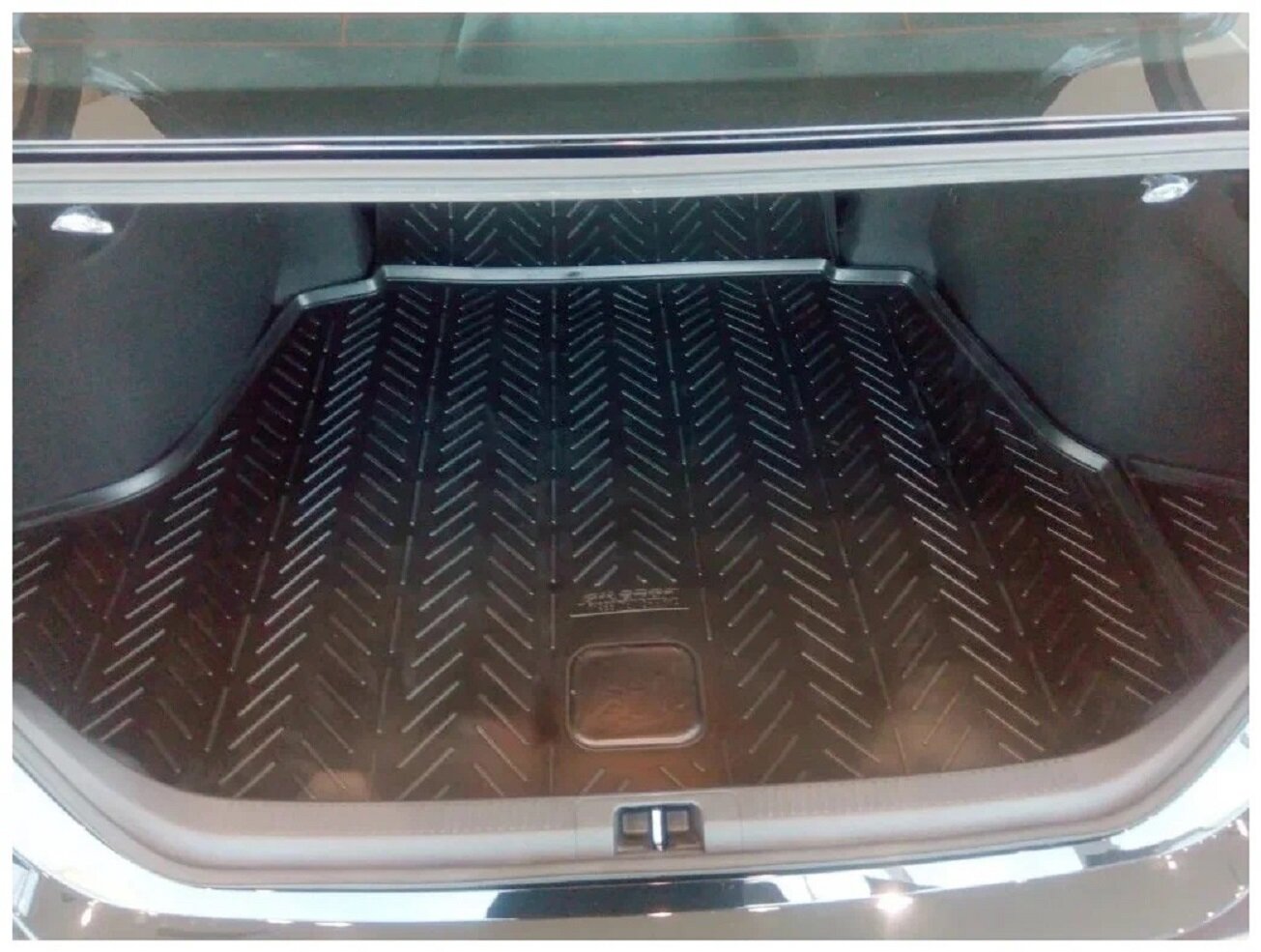 Toyota Camry (XV70) (2017-)модельный коврик в багажник (1 карман)